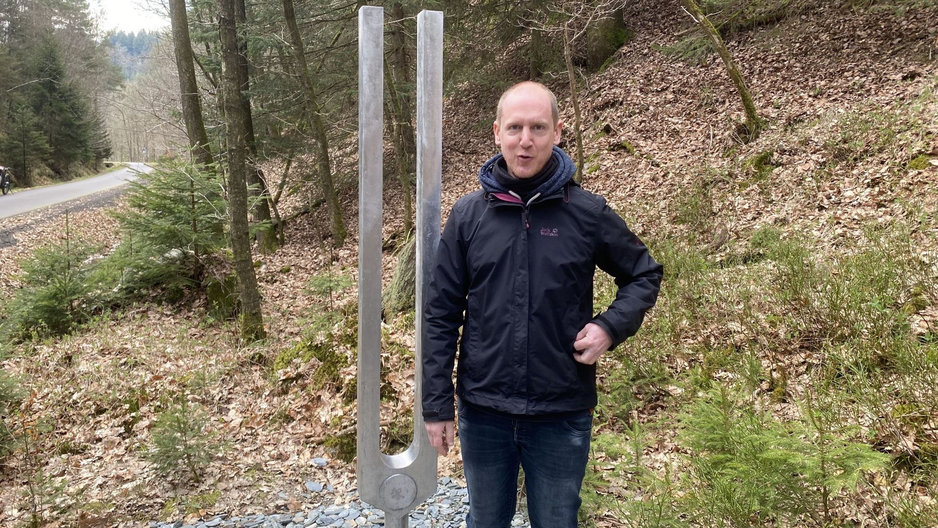 Un parcours d’artistes s’est implanté le long du ravel Trois-Ponts ...