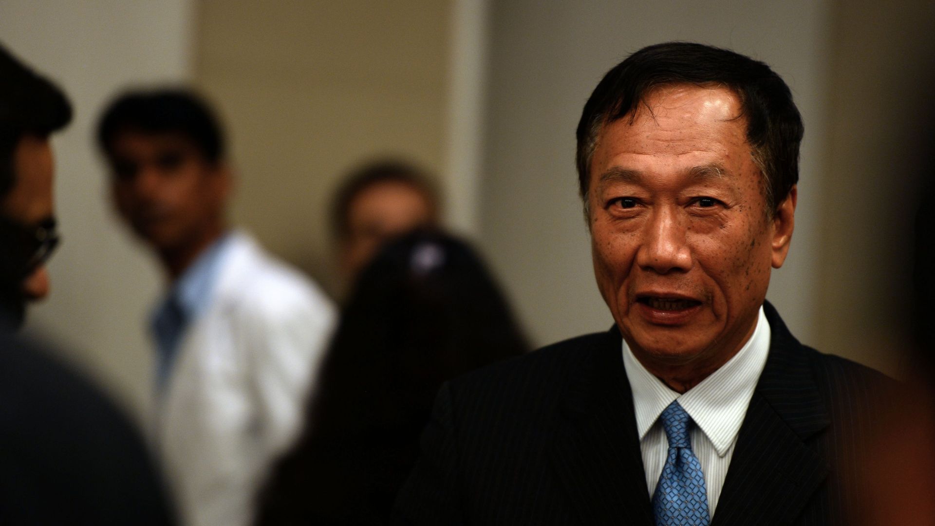 Rachat de Sharp: Hon Hai/Foxconn dit bénéficier d''une priorité' de ...