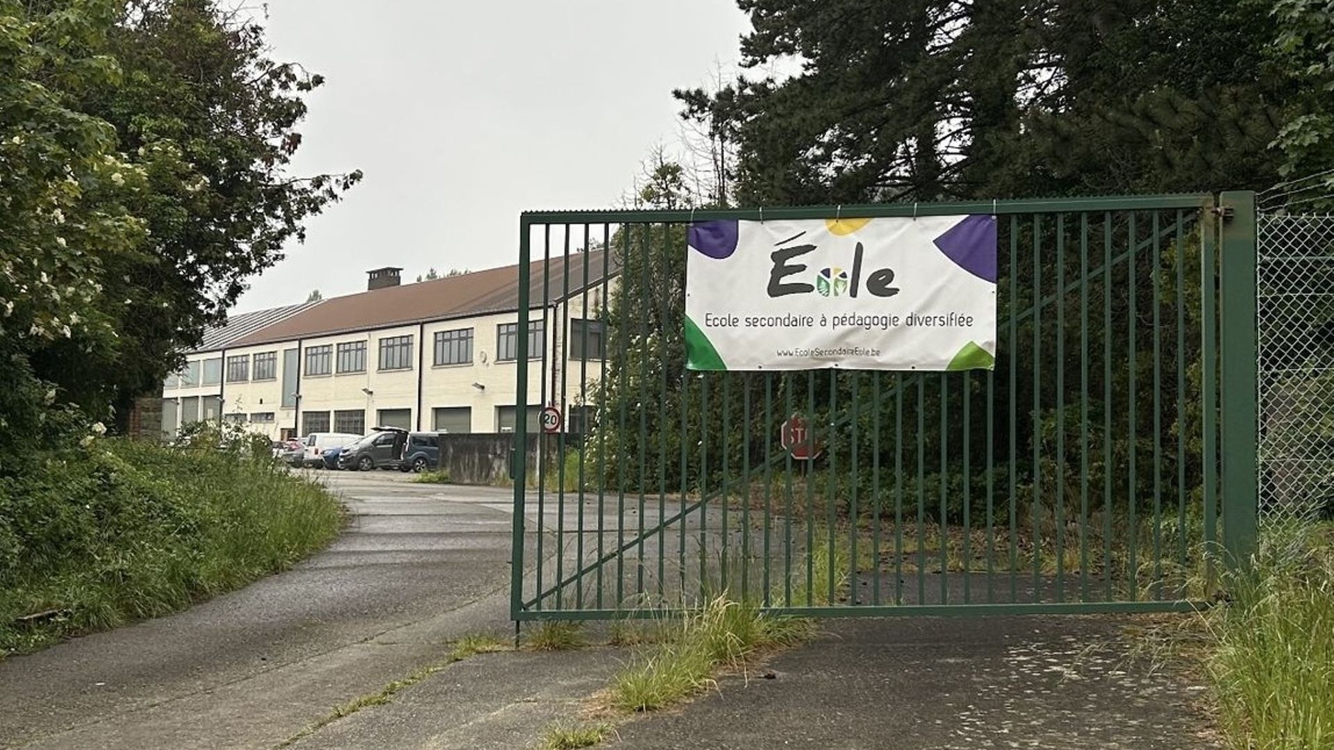 Premier bilan pour la toute nouvelle école 'Eole' à Jambes : 'en constante évolution !' - RTBF Actus