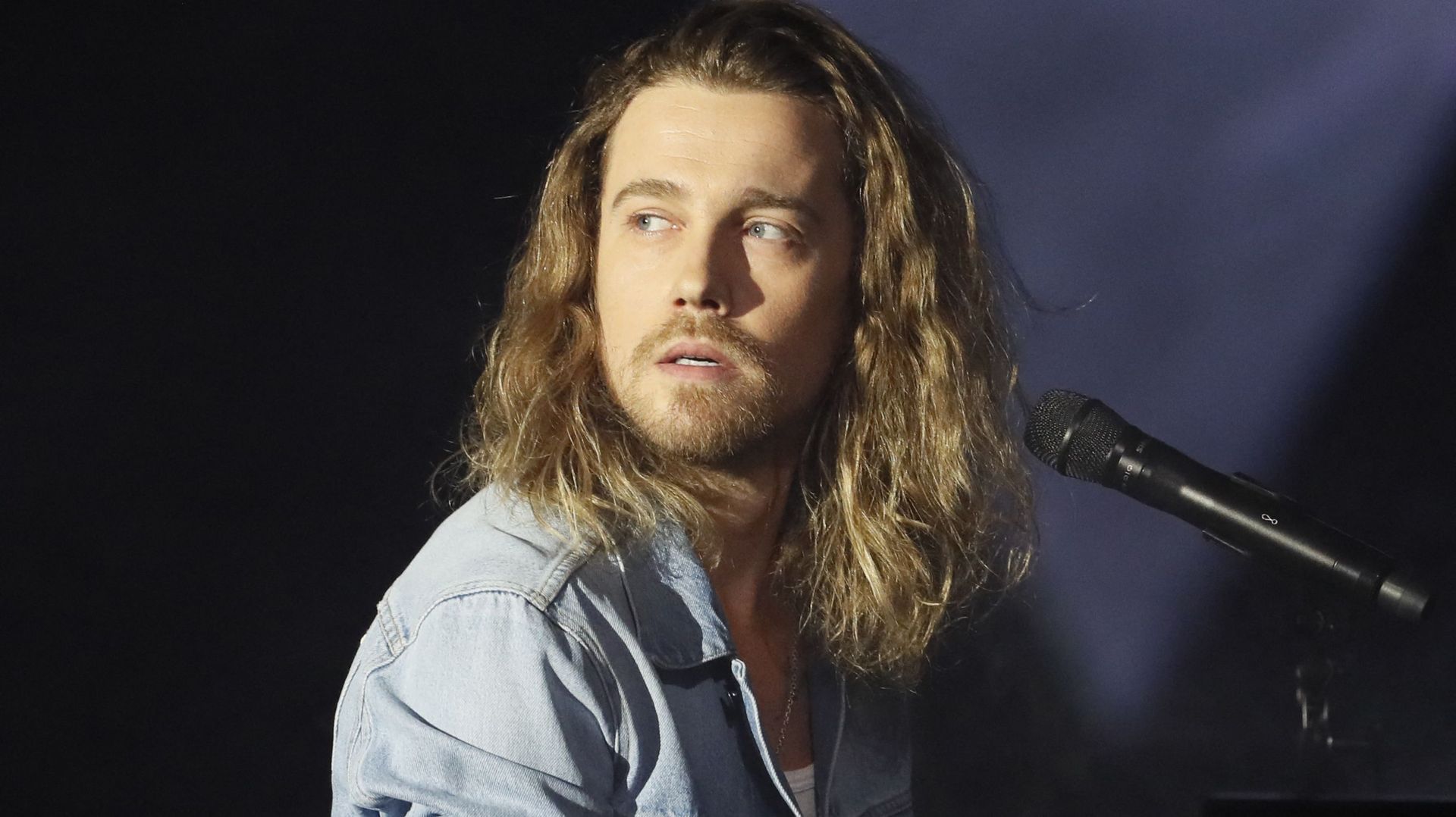 Santa, artiste française amoureuse de la Belgique, sort son album solo ...