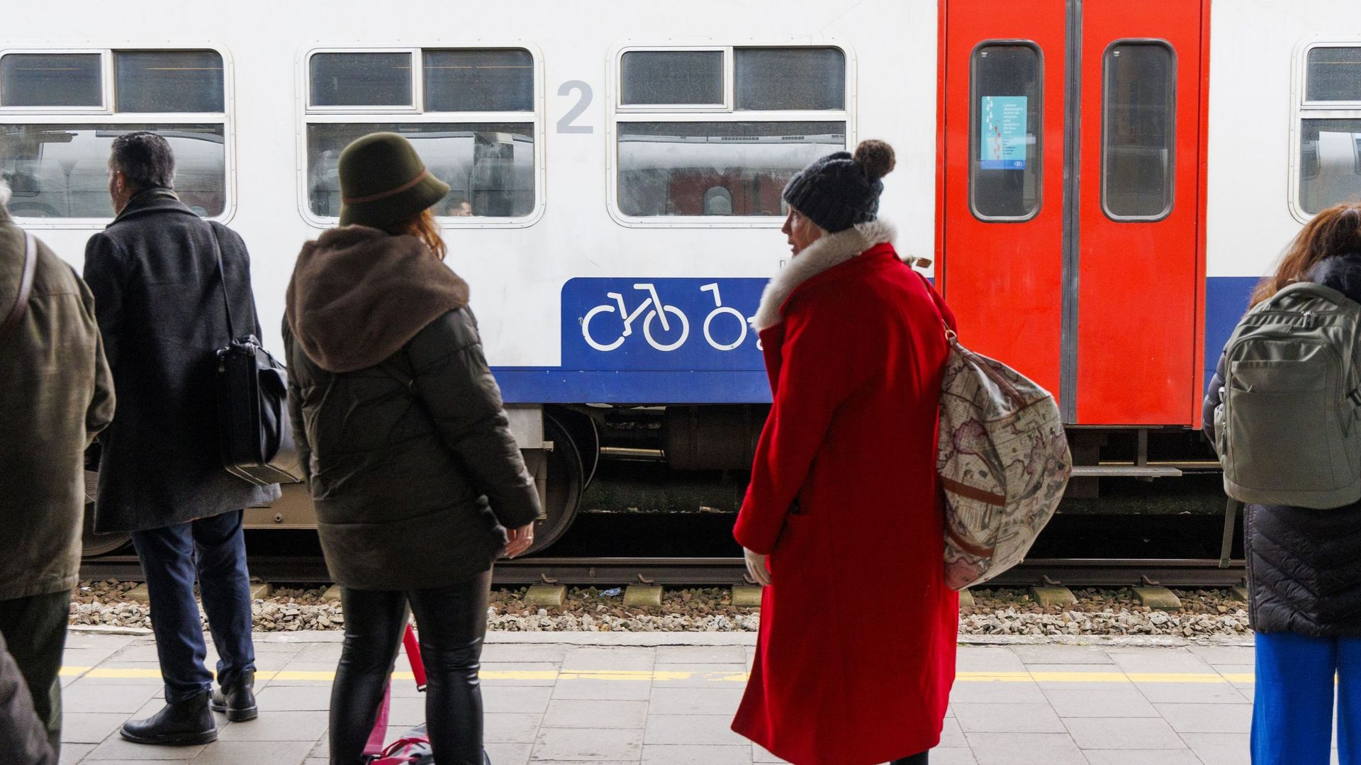 Le trafic des trains interrompu entre Erquelinnes et Lobbes en raison d ... Le trafic des trains interrompu entre Erquelinnes et Lobbes en raison d ...