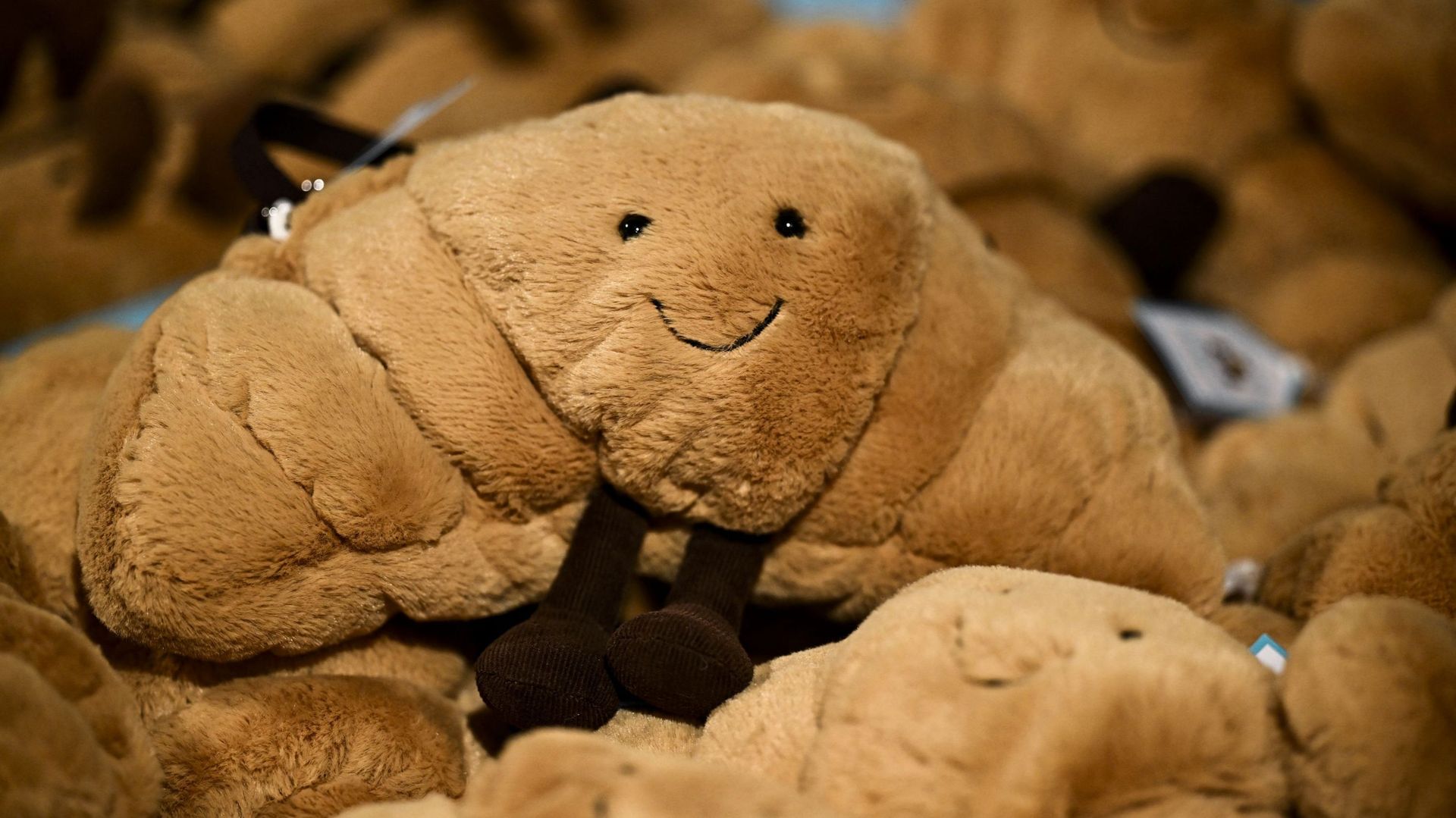 Qui est 'Ren', ce jeune artiste qui bouleverse internet et ouvre le ...