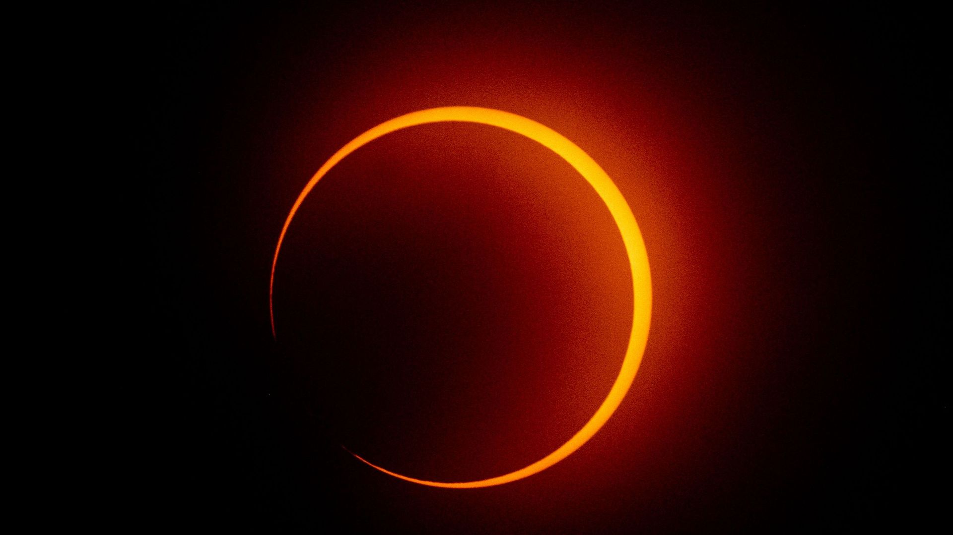 Une magnifique éclipse lunaire a créé un 'anneau de feu' dans le ciel américain - RTBF Actus