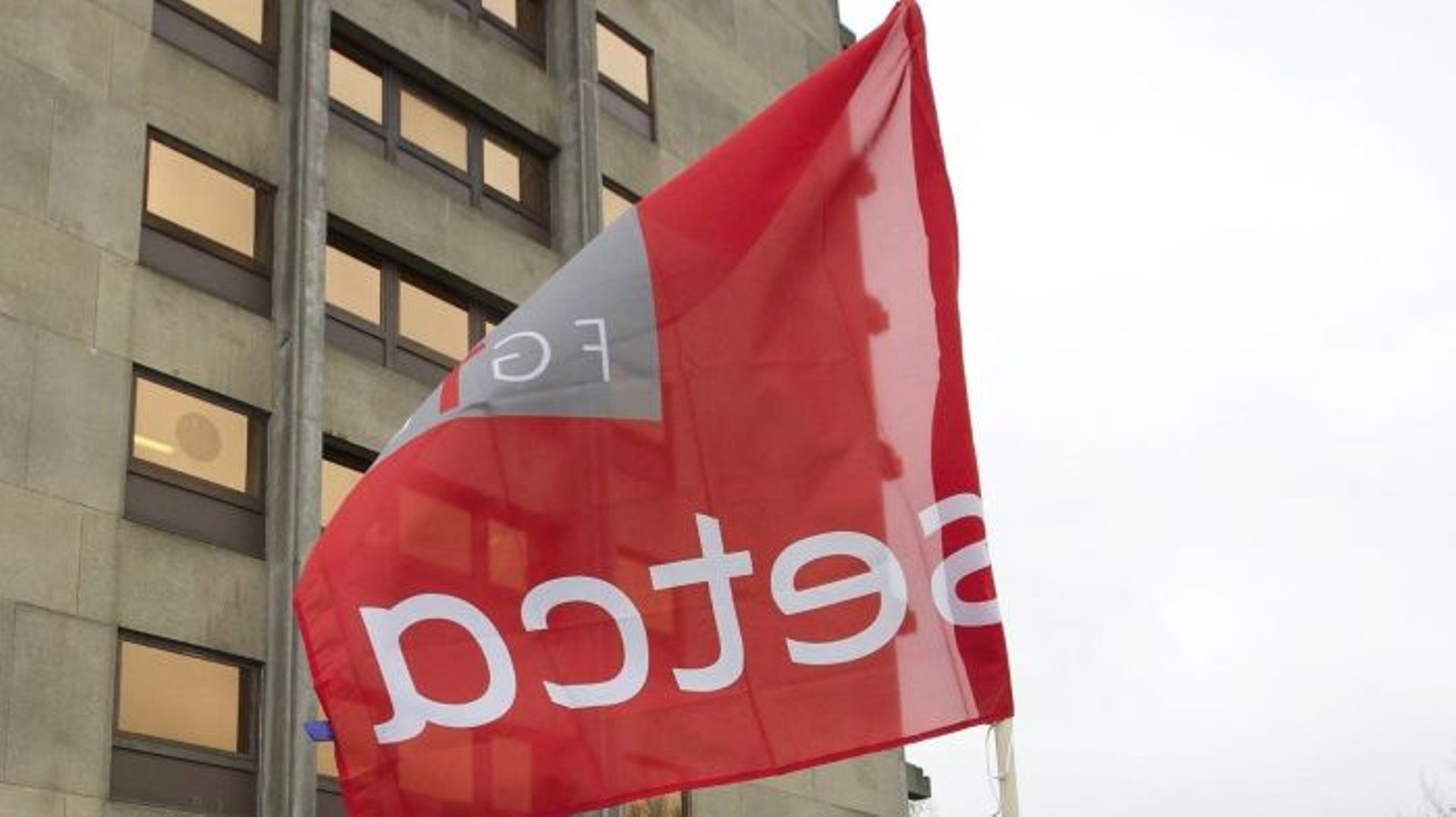 Prépensions : le SETCa menace de mener des actions dès lundi - RTBF Actus