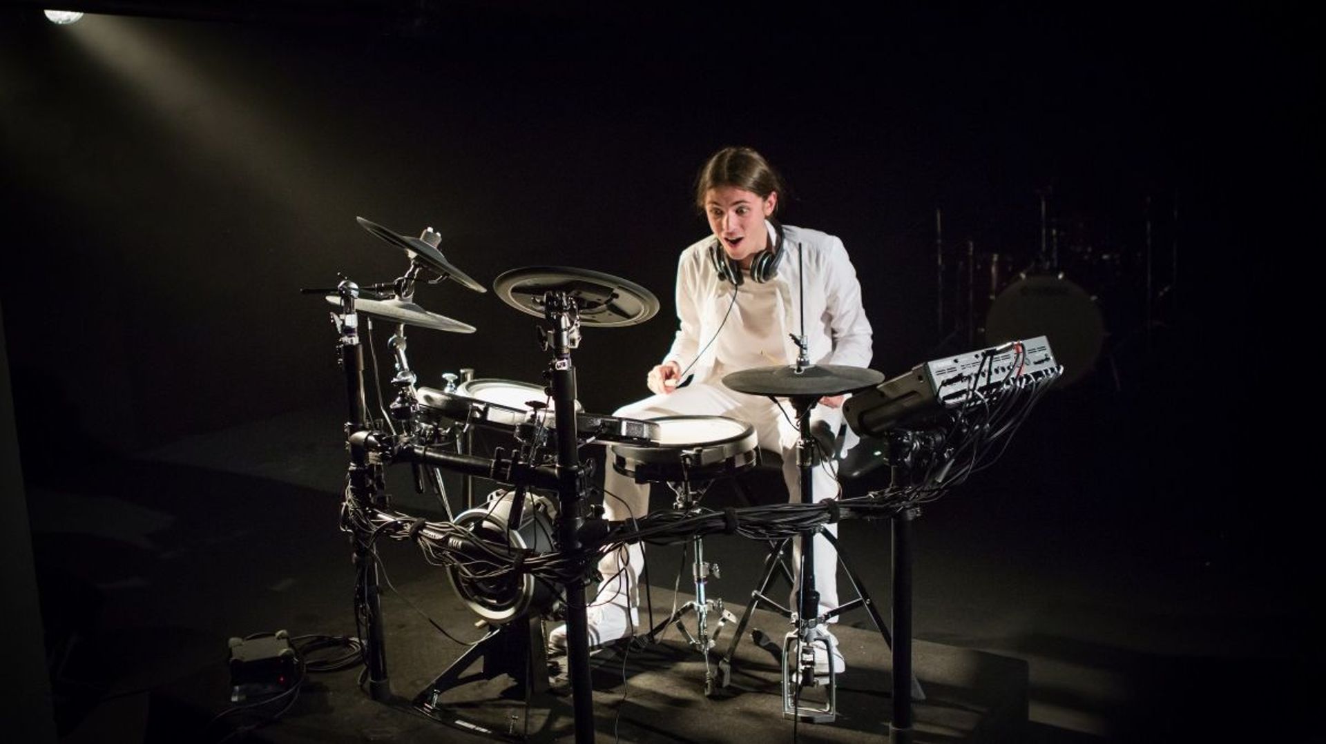 Deux découvertes au Théâtre ' Le Public ' : Pierre Martin et Laure ...