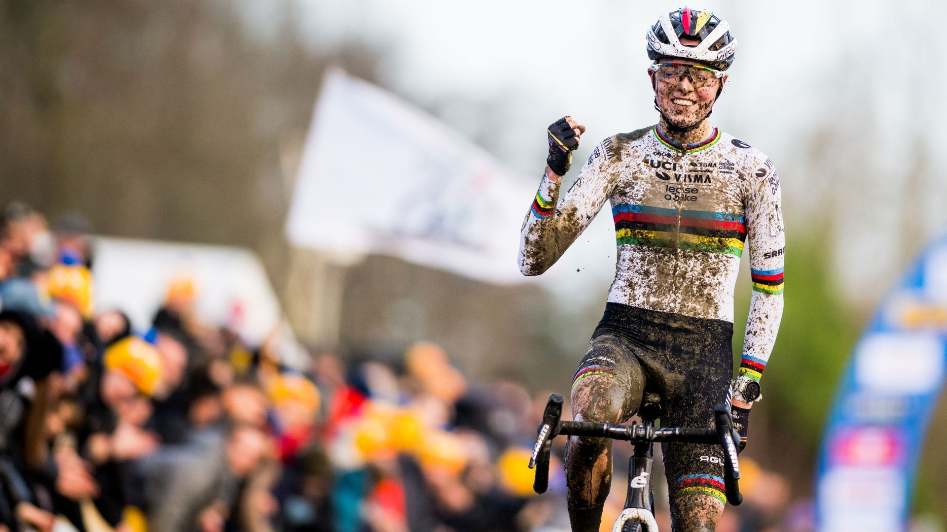 Coupe du monde de cyclocross : victorieuse à Benidorm, Fem van Empel s ...