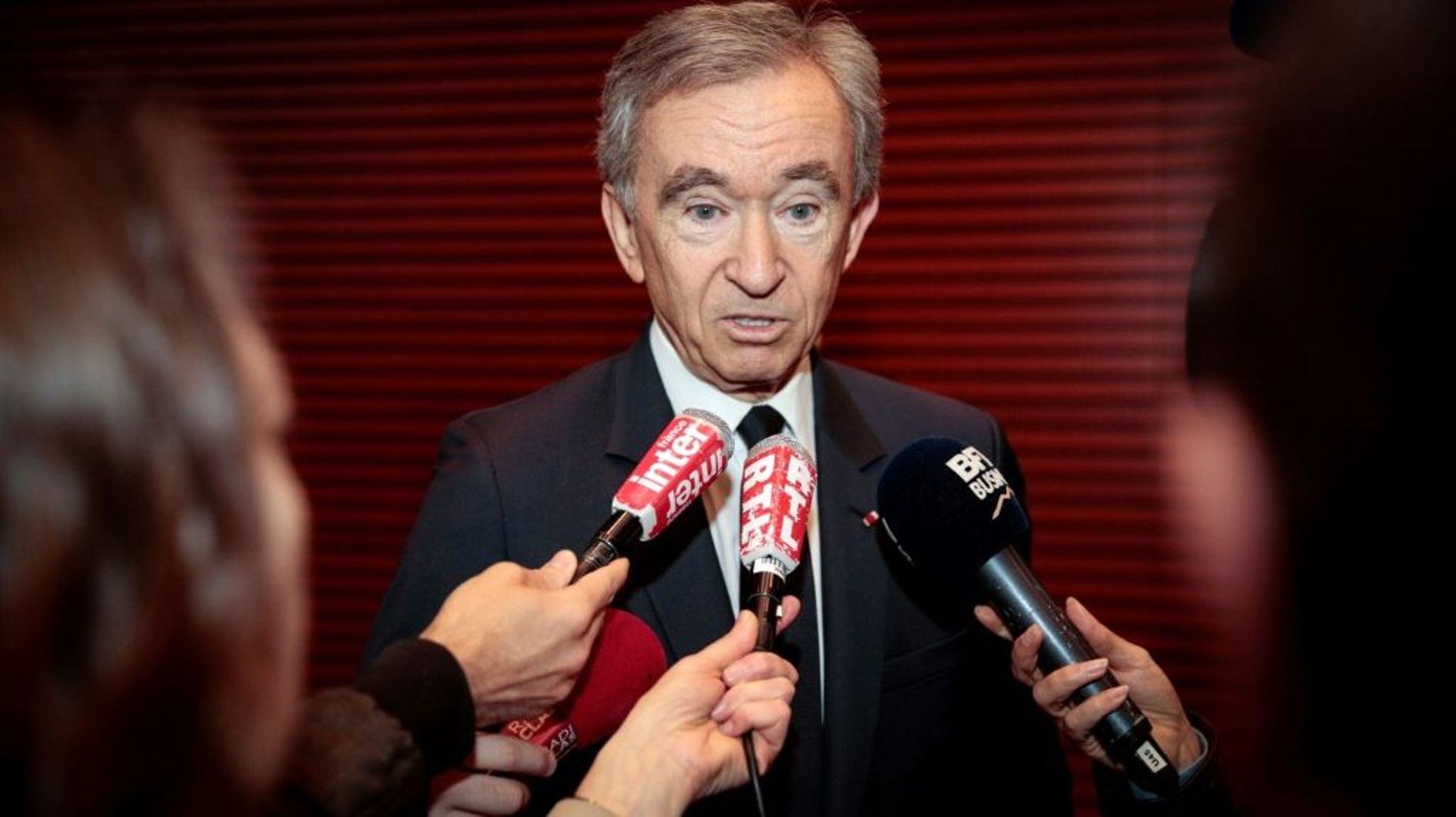 Bernard Arnault: 'Macron va permettre plus d'embauches' en France ...