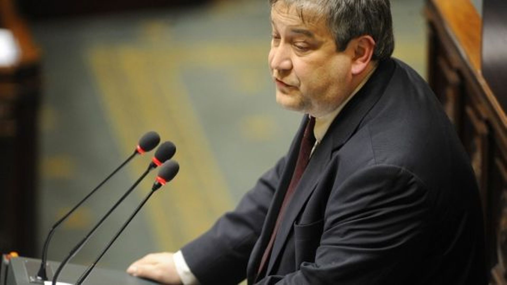 L. Van Biesen: 'Scinder BHV pour achever la fédéralisation' - RTBF Actus