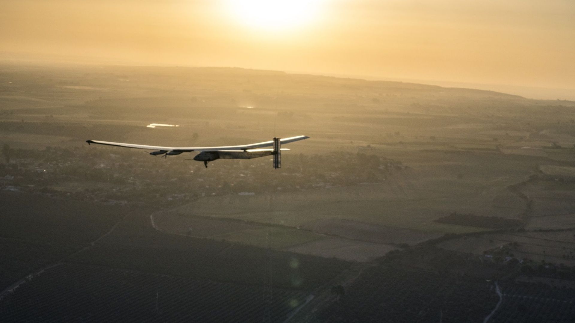 Le Solar Impulse 2 va de Séville au Caire, avant-dernière étape de son ...