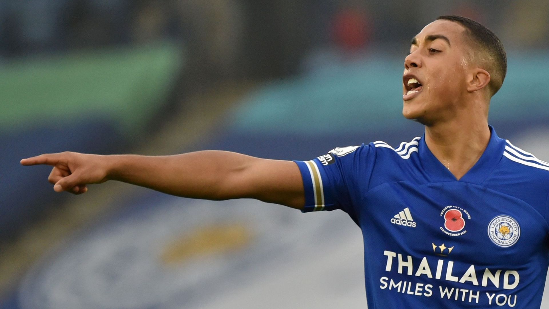 Diables rouges : Dennis Praet stoppé par une fissure au pied - rtbf.be