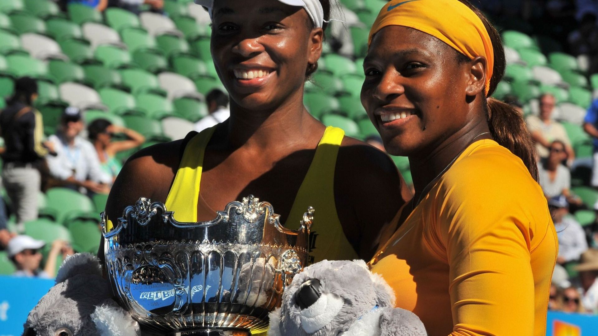 Serena et Venus Williams remportent le double - RTBF Actus