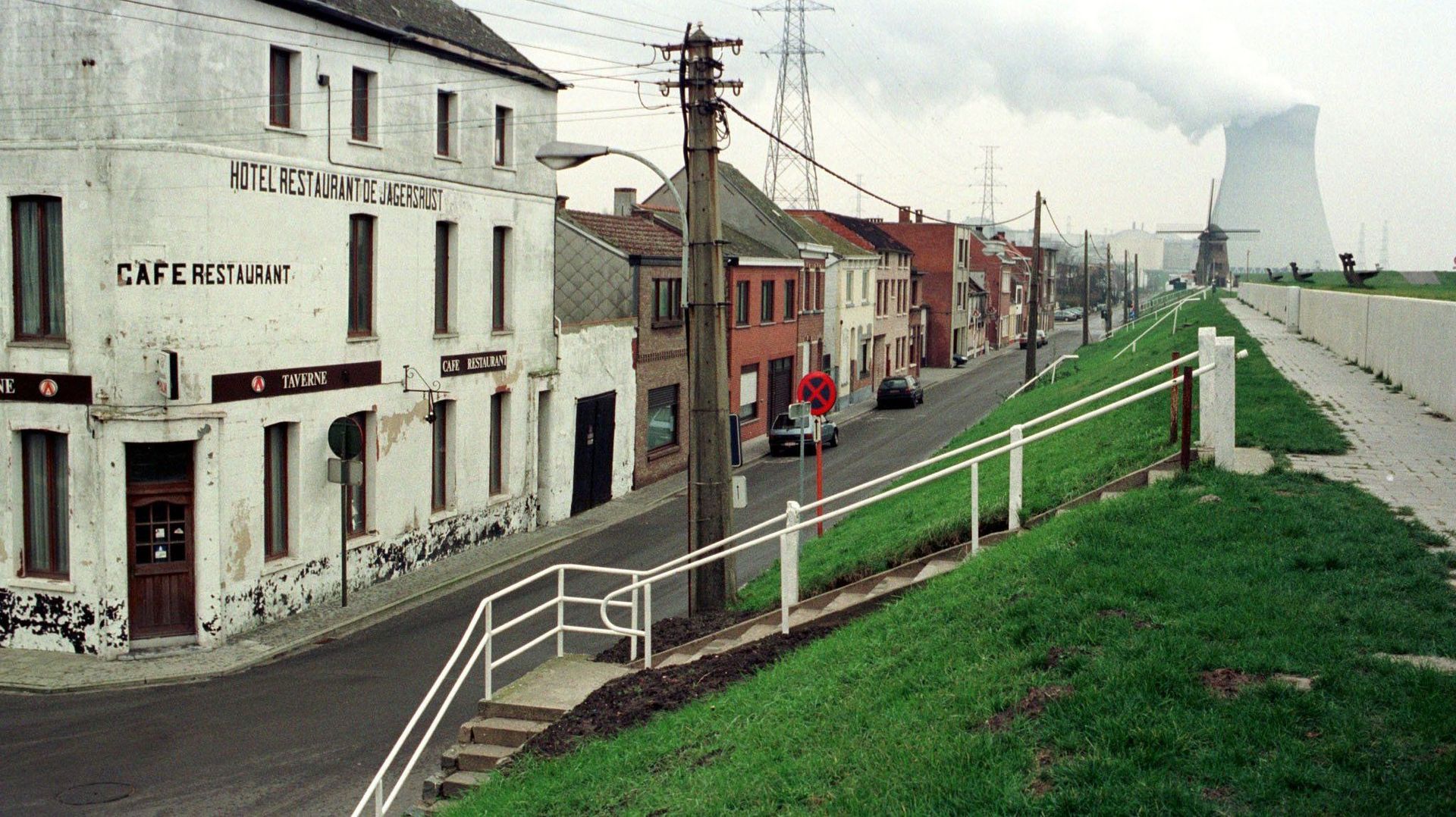 Nucléaire belge: par ici la sortie, mais avec Doel 1 et Doel 2 - RTBF Actus