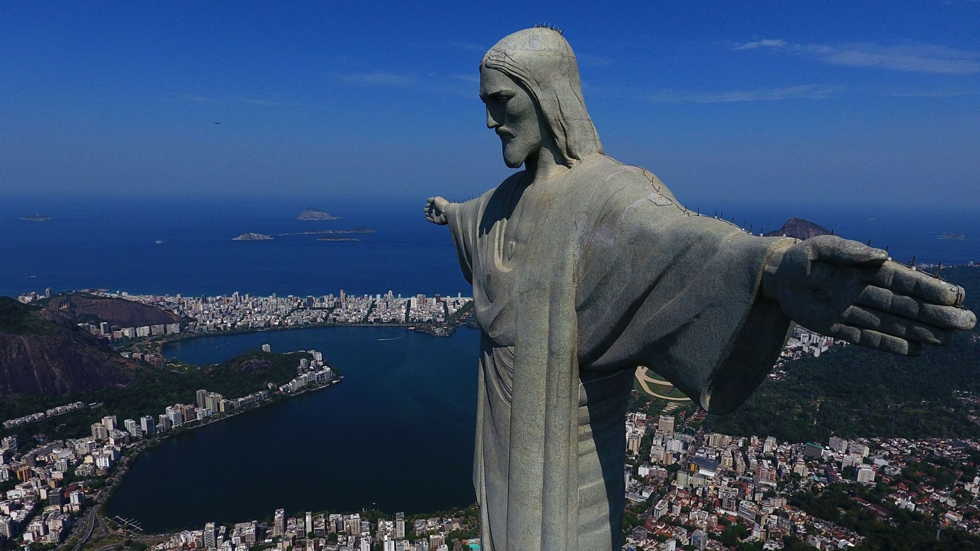 Rio de Janeiro: le Christ rédempteur fait peau neuve pour son 90e ...