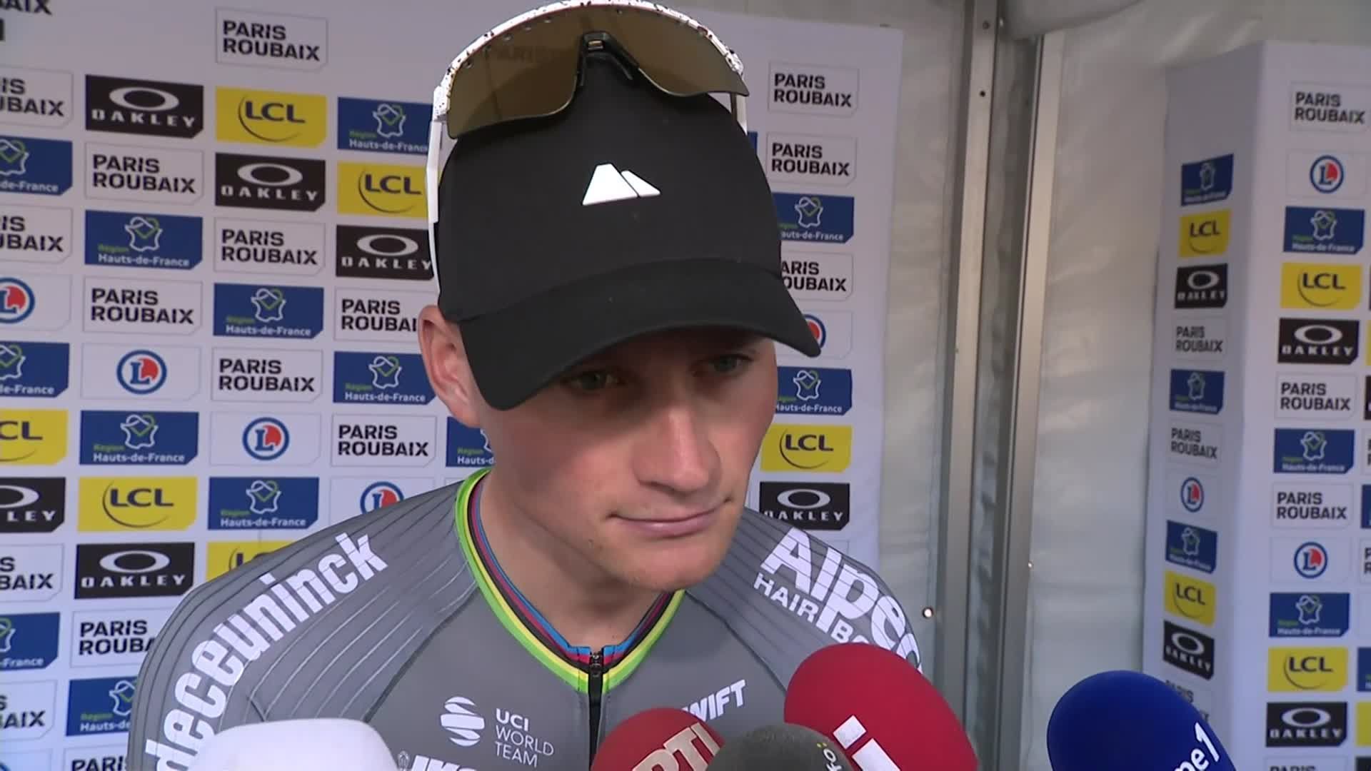 Le tournant de Paris-Roubaix : Tadej Pogacar victime d’une chute, Mathieu Van der Poel s’envole ...