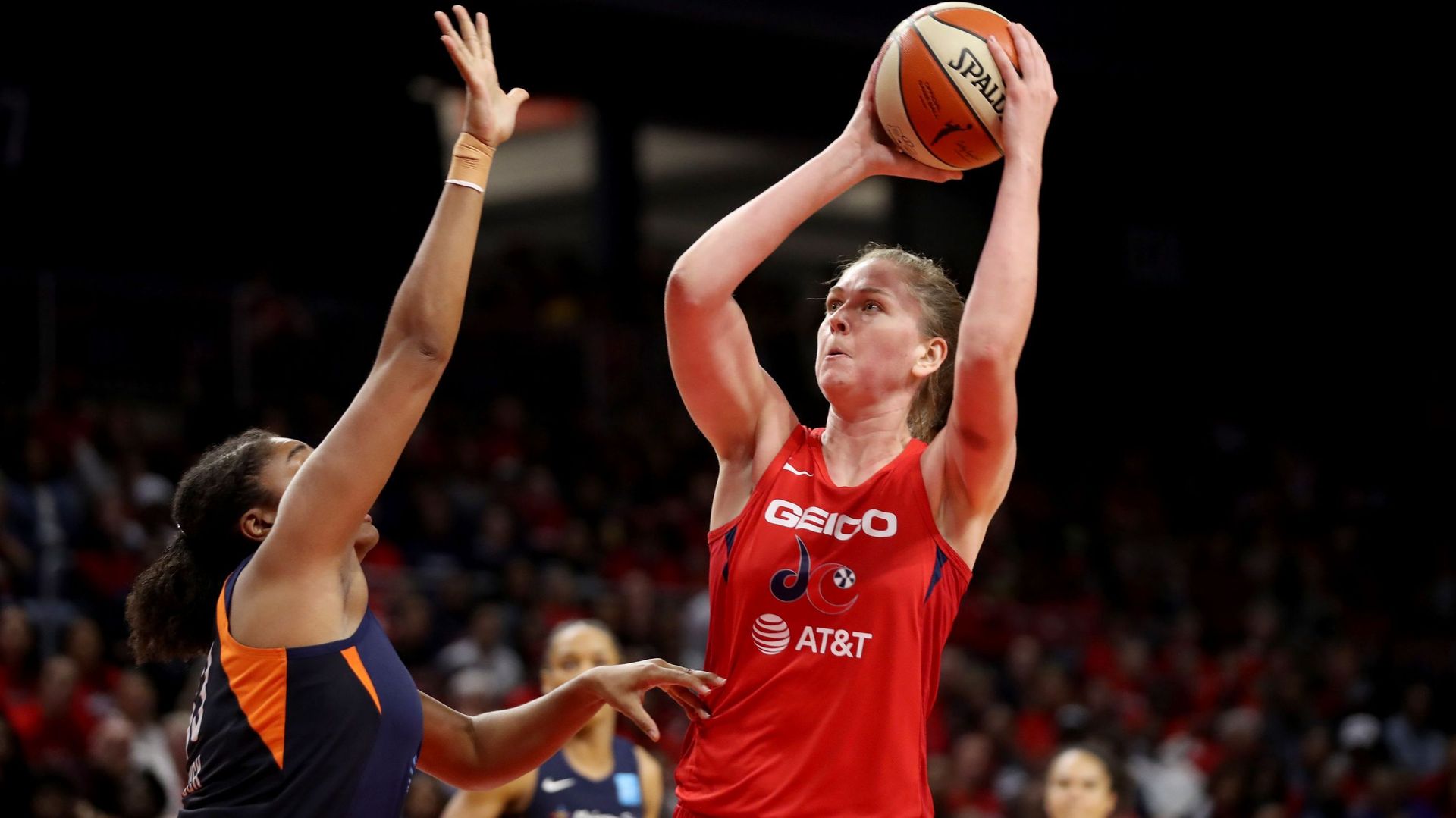 Pour la reprise après le boycott, Emma Meesseman s'incline avec ...