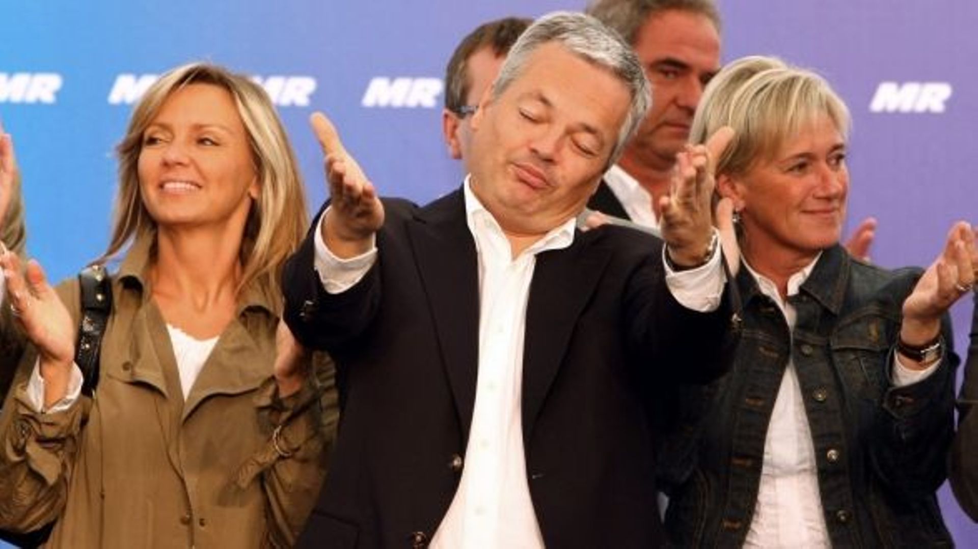 Le MR dévoile sa liste avec l'appui de Guy Verhofstadt - RTBF Actus