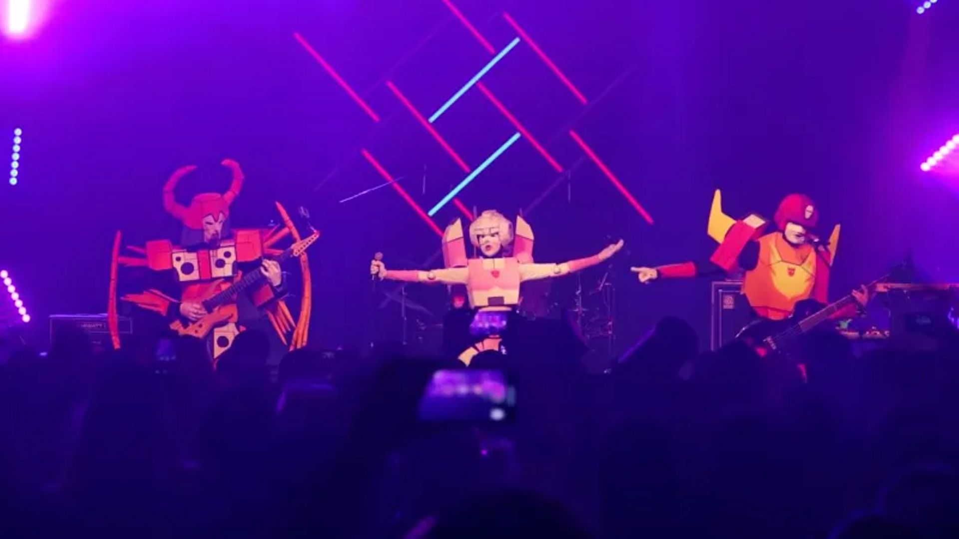 [Zapping 21] Quand les Transformers reprennent Led Zeppelin - RTBF Actus