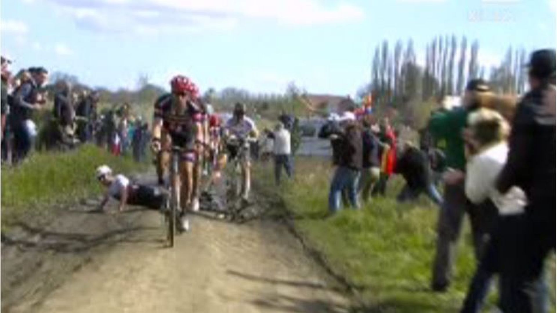 Revivez la victoire de Mathew Hayman sur Paris-Roubaix de l'intérieur ...