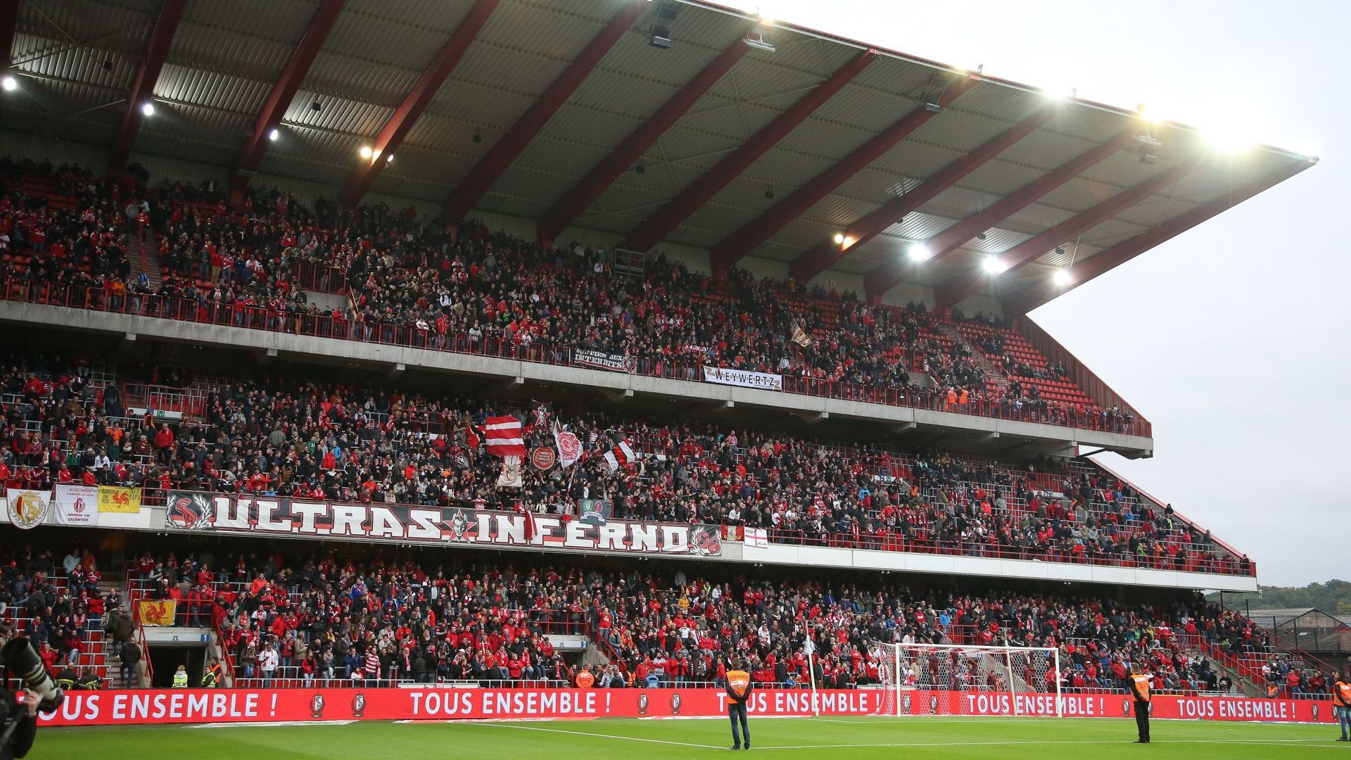 Standard organise une récolte de vivres avant St-Trond - rtbf.be