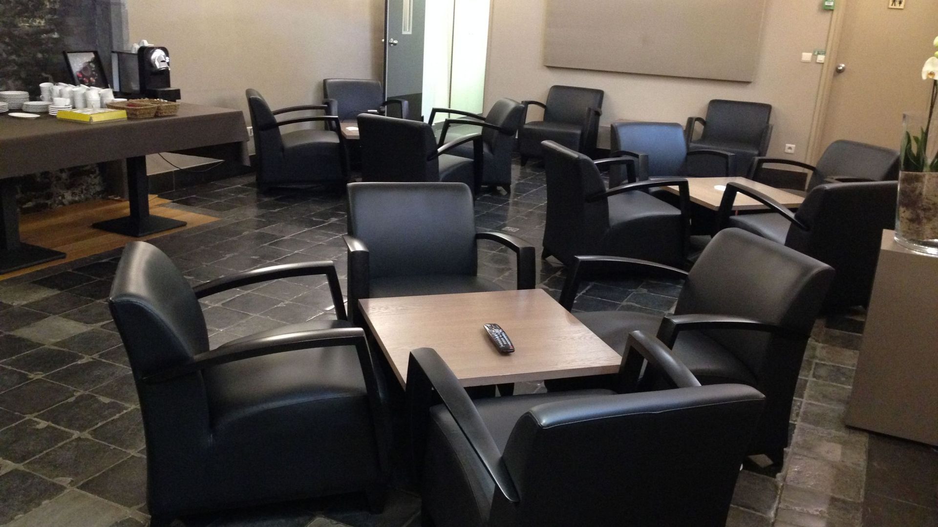 Visite guidée du Parlement wallon, côté coulisses - RTBF Actus