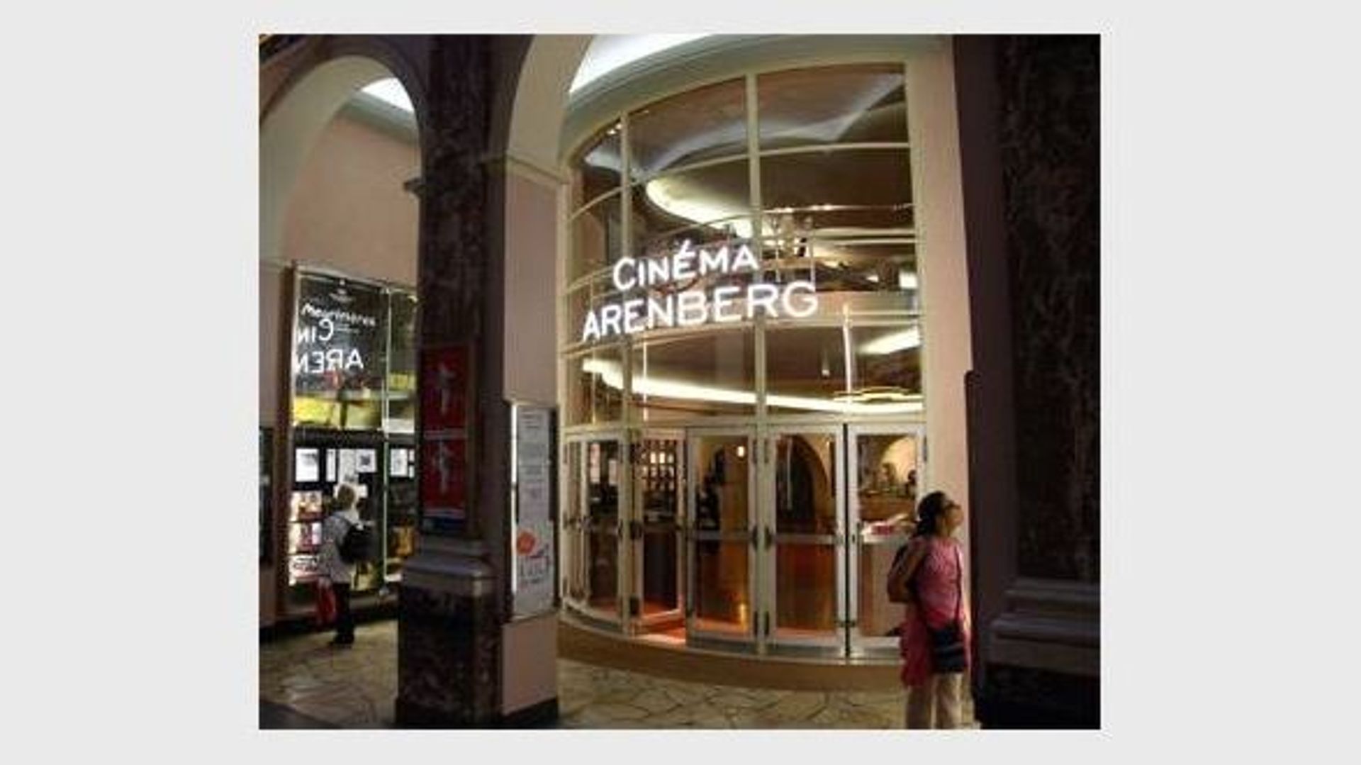 Bruxelles: mobilisation pour le cinéma Arenberg - RTBF Actus