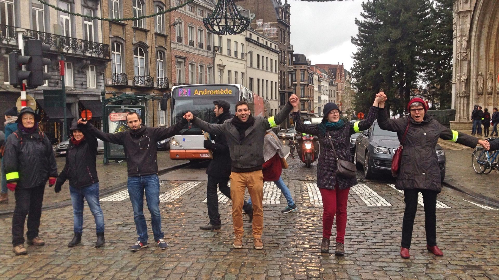 COP21: une chaîne humaine de 4000 personnes à Bruxelles (photos)