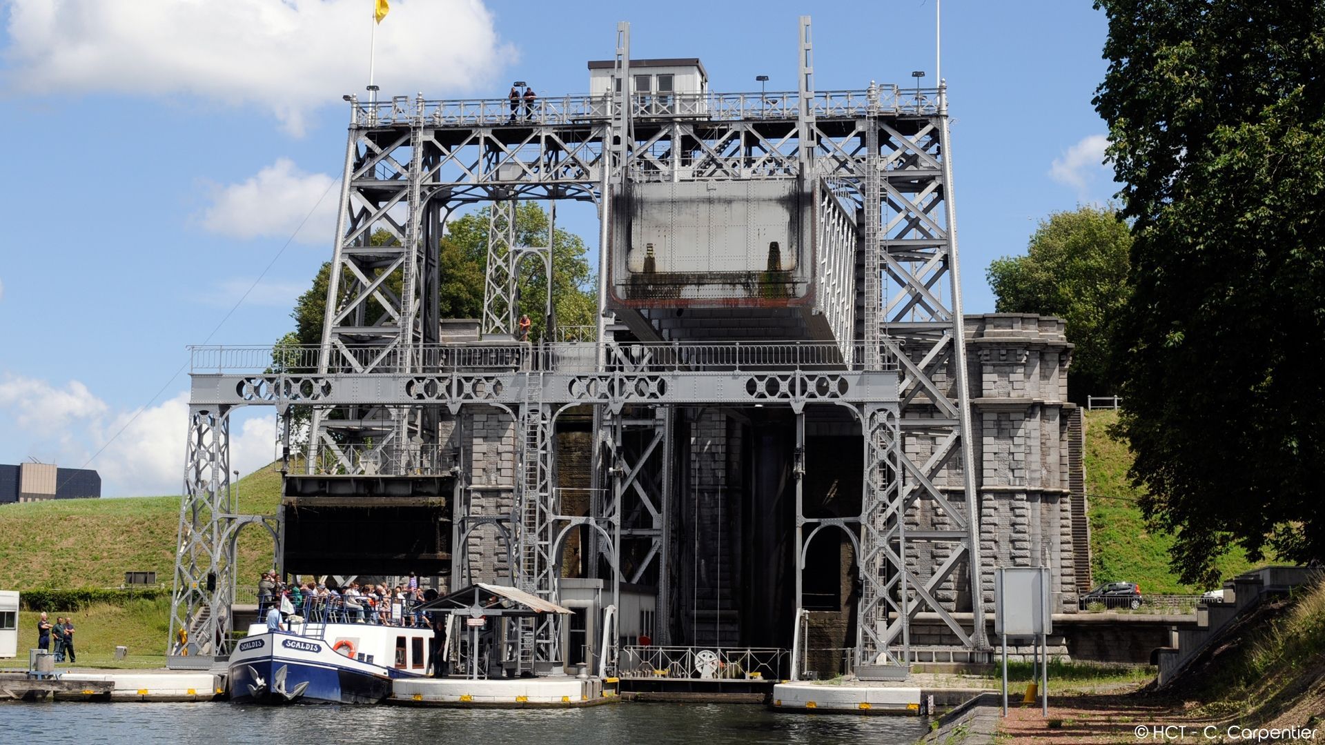 Les ascenseurs hydrauliques du canal du Centre : un chef-d’œuvre de ...