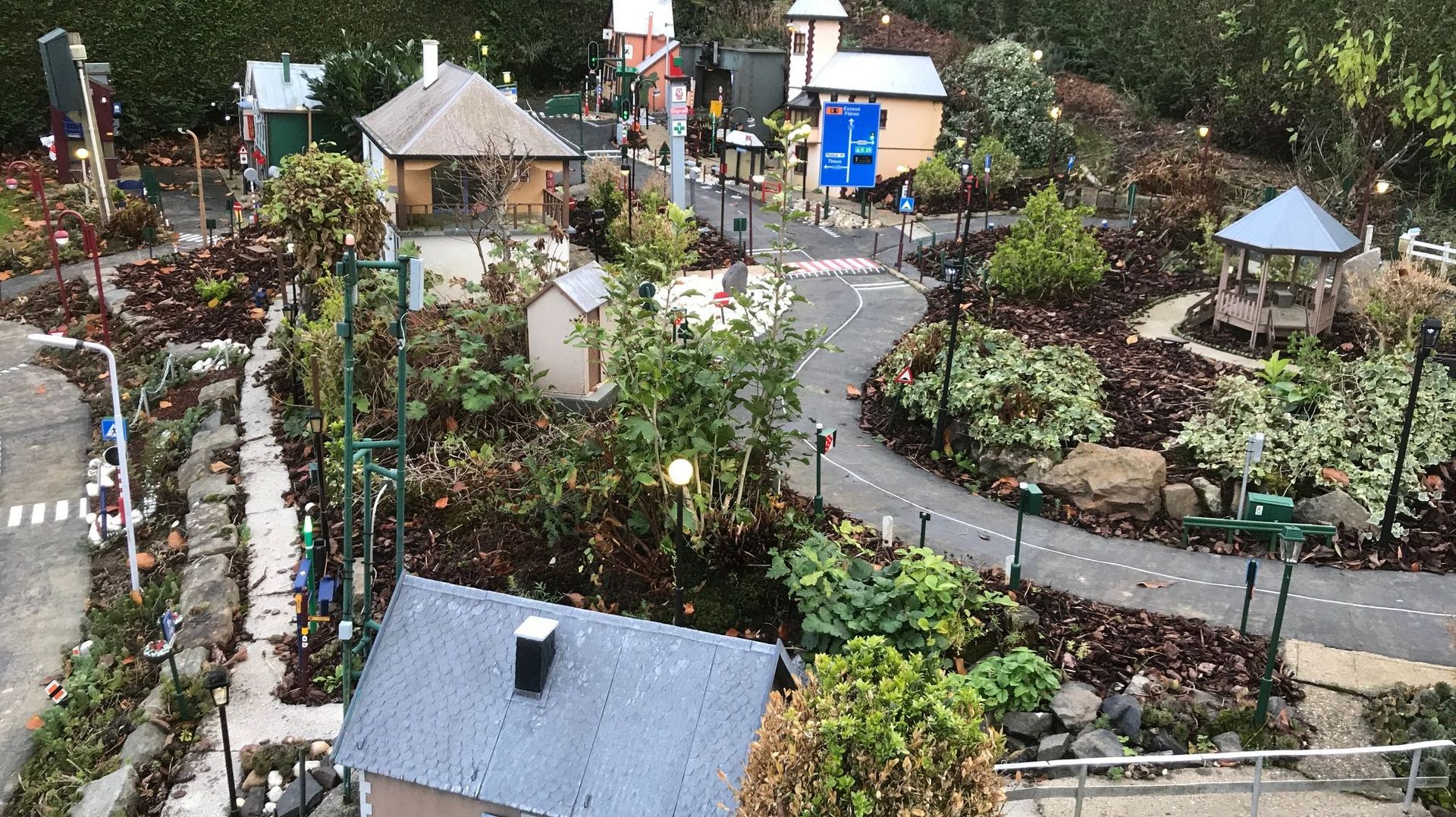 A Trooz, un village s'est implanté… au fond du jardin - RTBF Actus