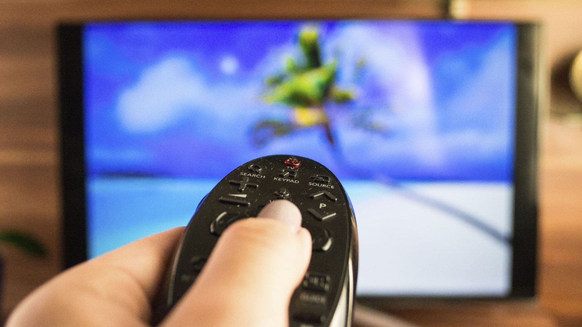 Les Américains passent plus d'un an de leur vie à zapper - RTBF Actus