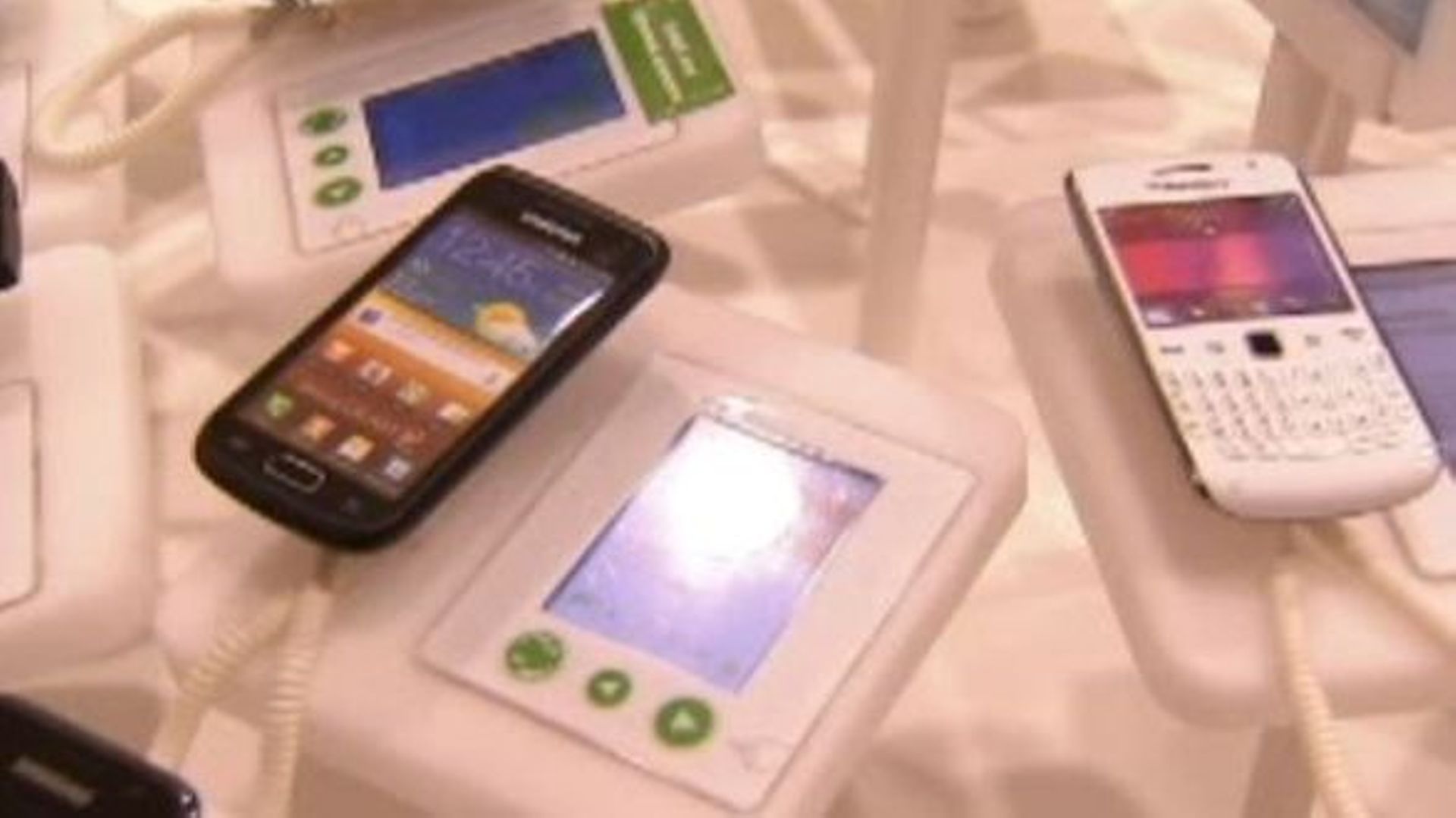 Que faire d'un GSM que l'on n'utilise plus? - RTBF Actus