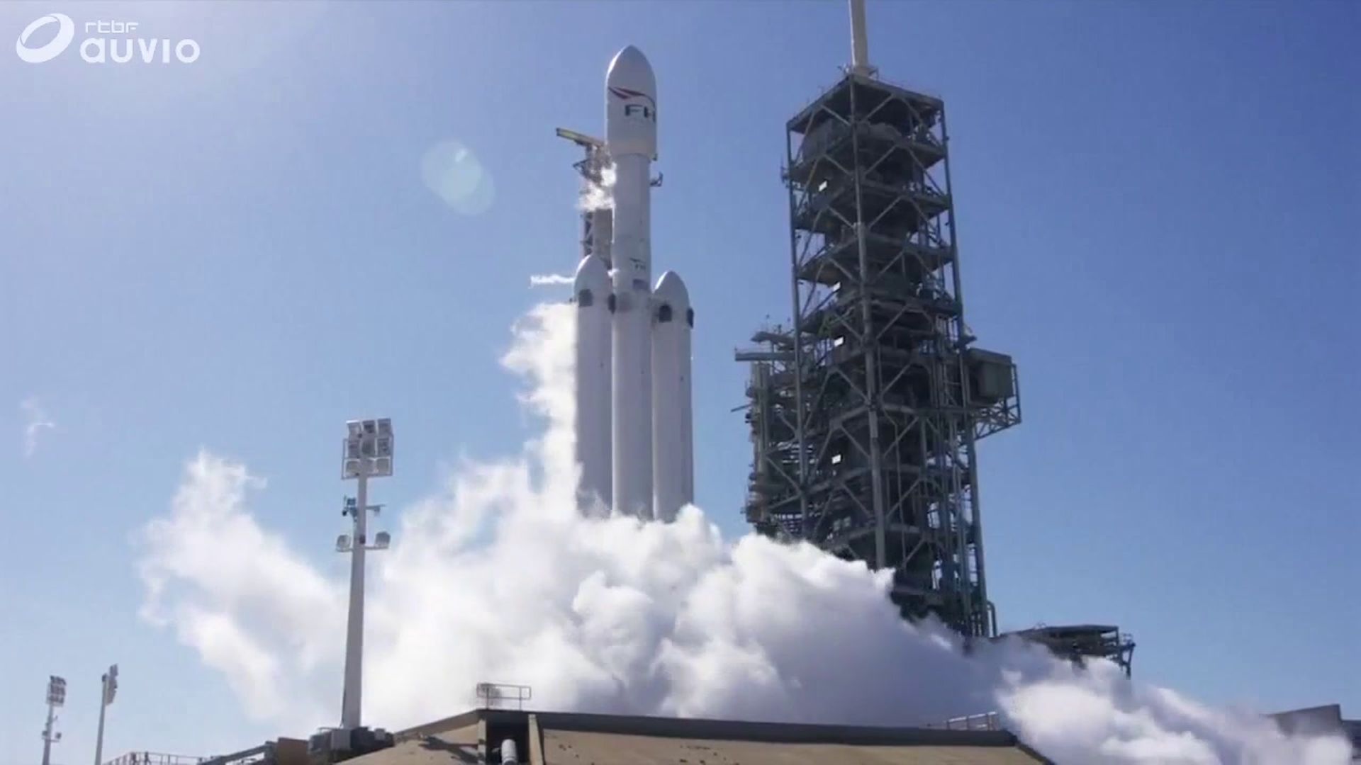 Espace: Elon Musk veut placer sa Tesla décapotable en orbite autour du ...