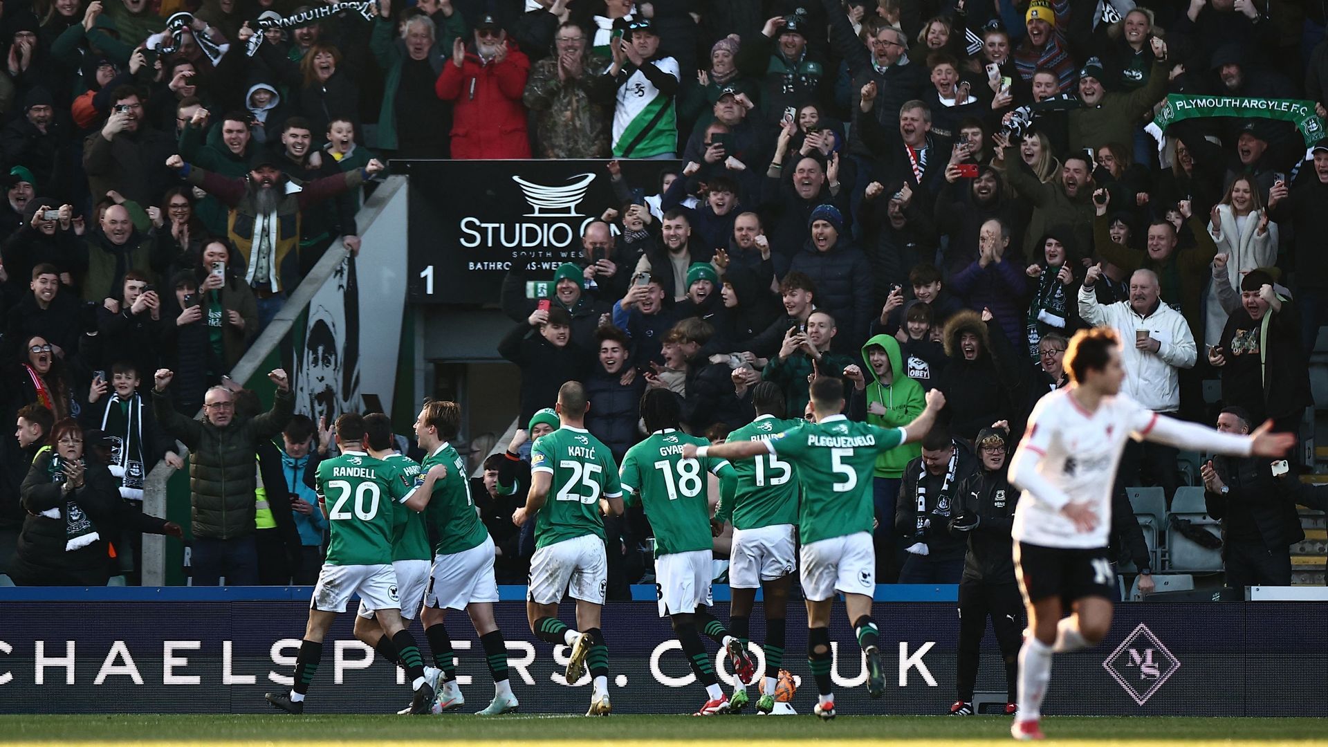 Matz Sels encore héros de Nottingham en FA Cup : le Belge héroïque aux ...