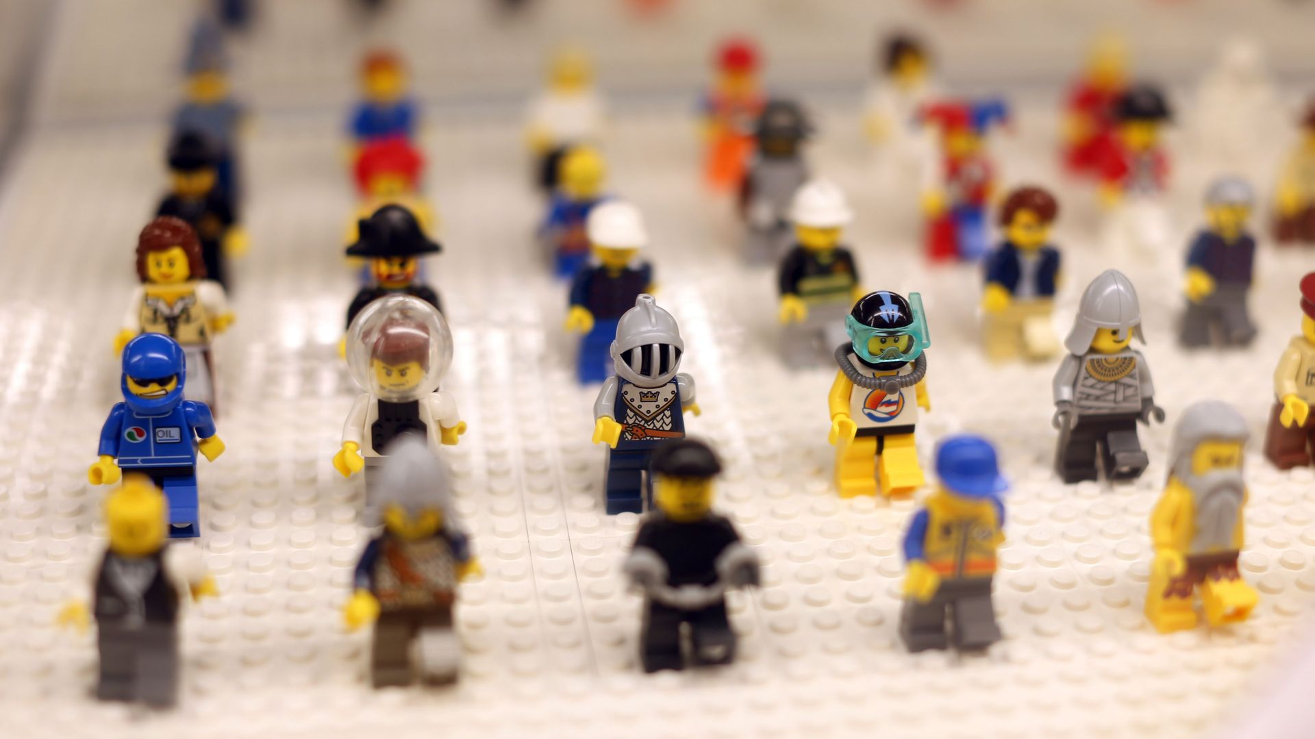Une tête de LEGO met un à trois jours à être évacuée si on l'ingère ...