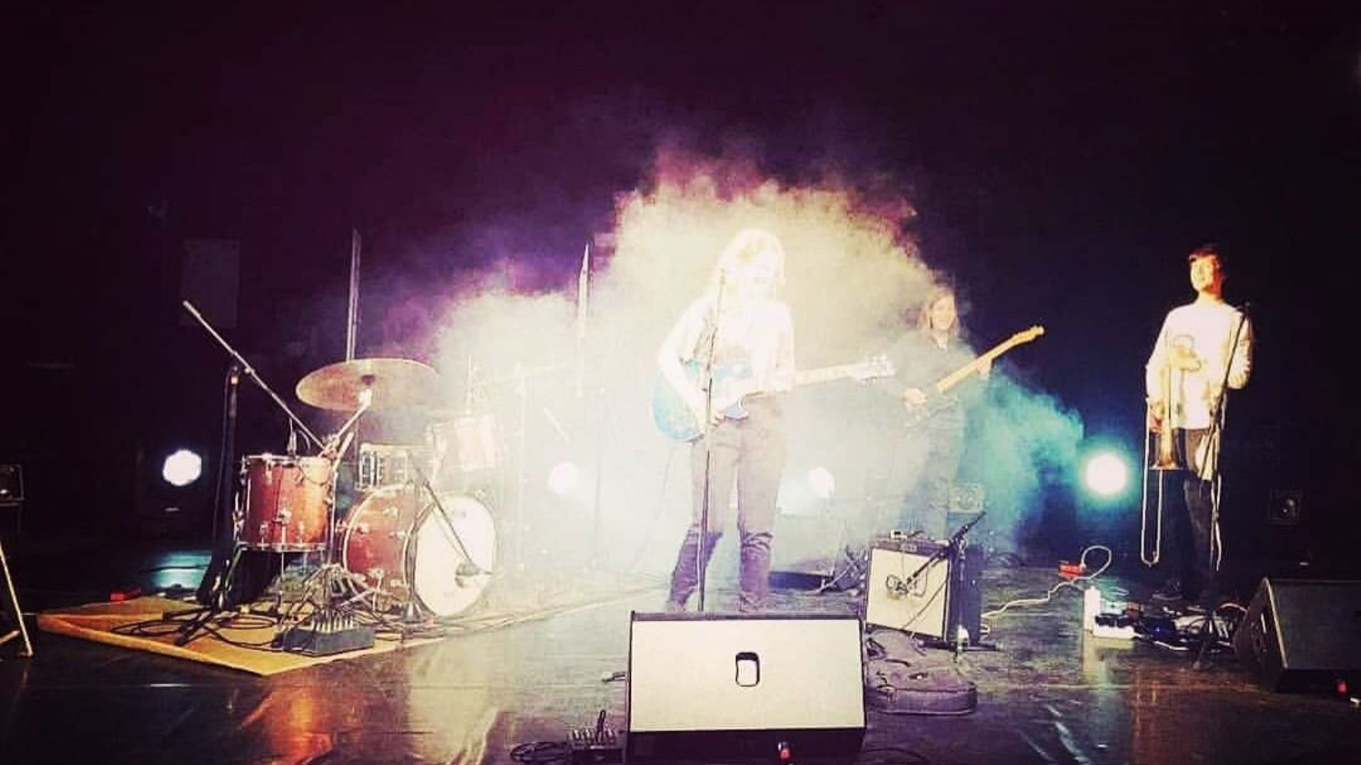 L’artiste Gabrielle Verleyen transforme ses blessures en or avec 'Pourtant' - RTBF Actus