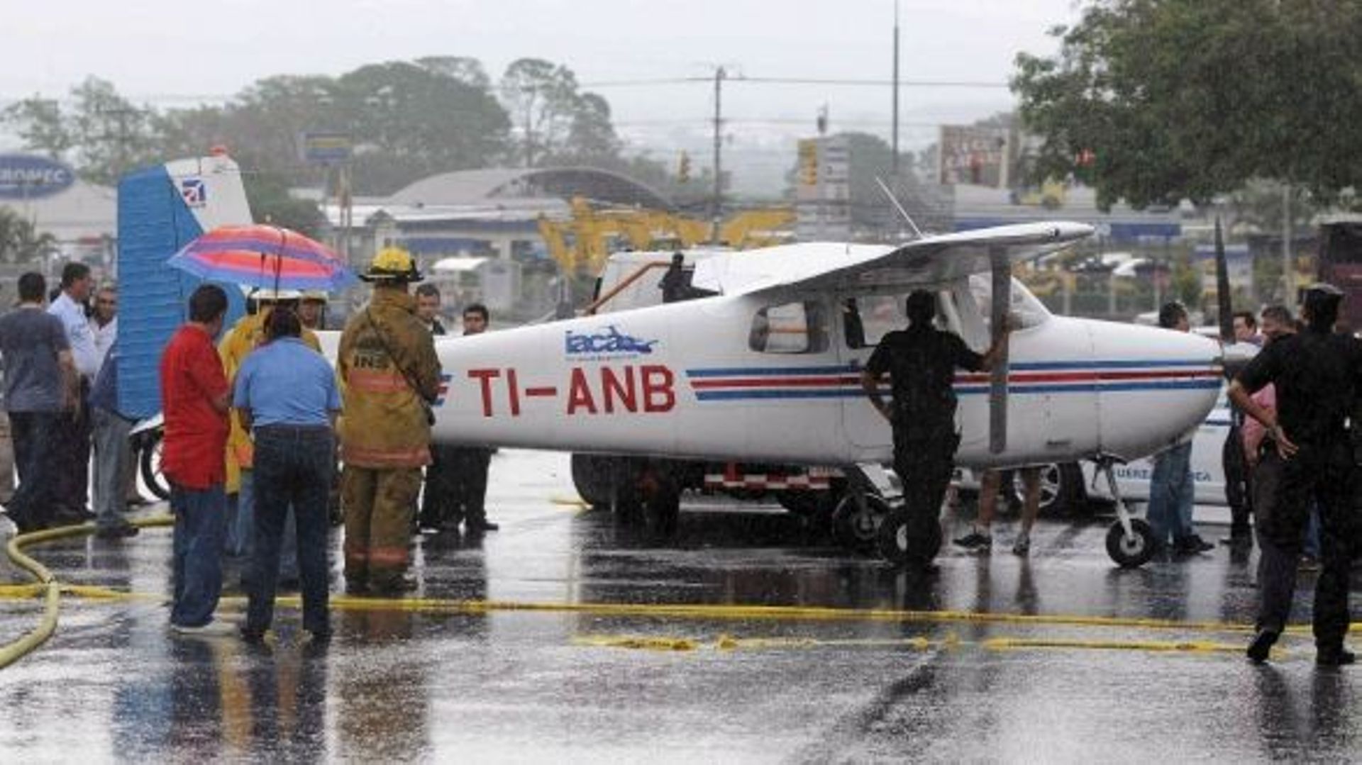 Un avion atterrit dans une rue de la capitale du Costa Rica - RTBF Actus