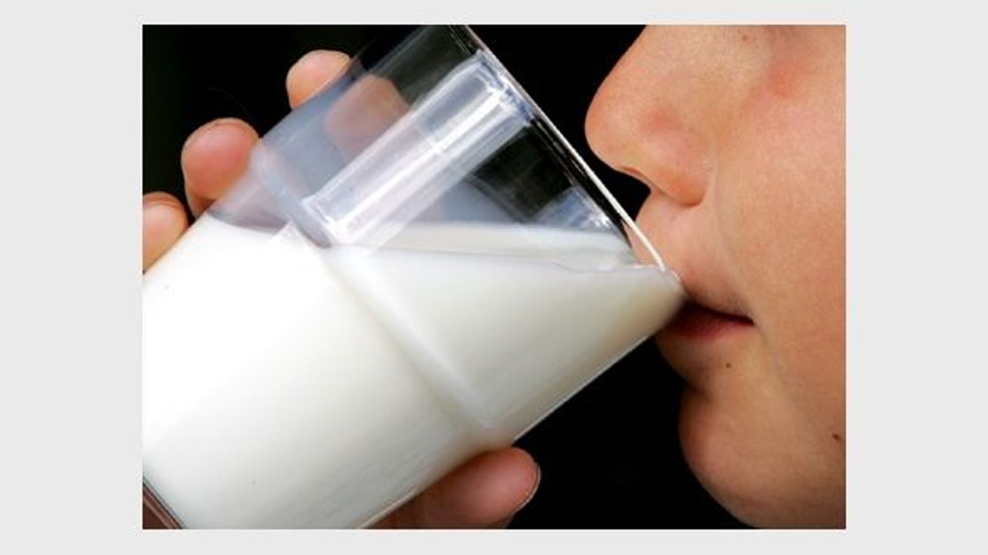 Du lait à l'école: une action solidaire - RTBF Actus