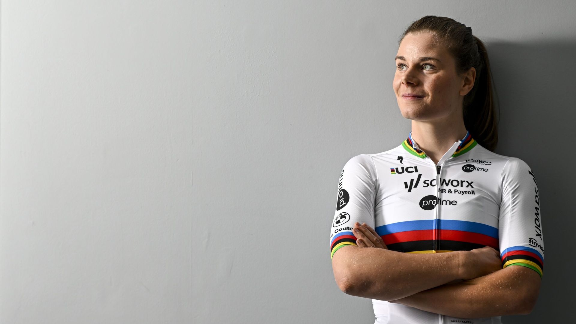 Tadej Pogacar, en reconnaissance sur la Trouée d’Arenberg, prend ses marques pour Paris-Roubaix ...