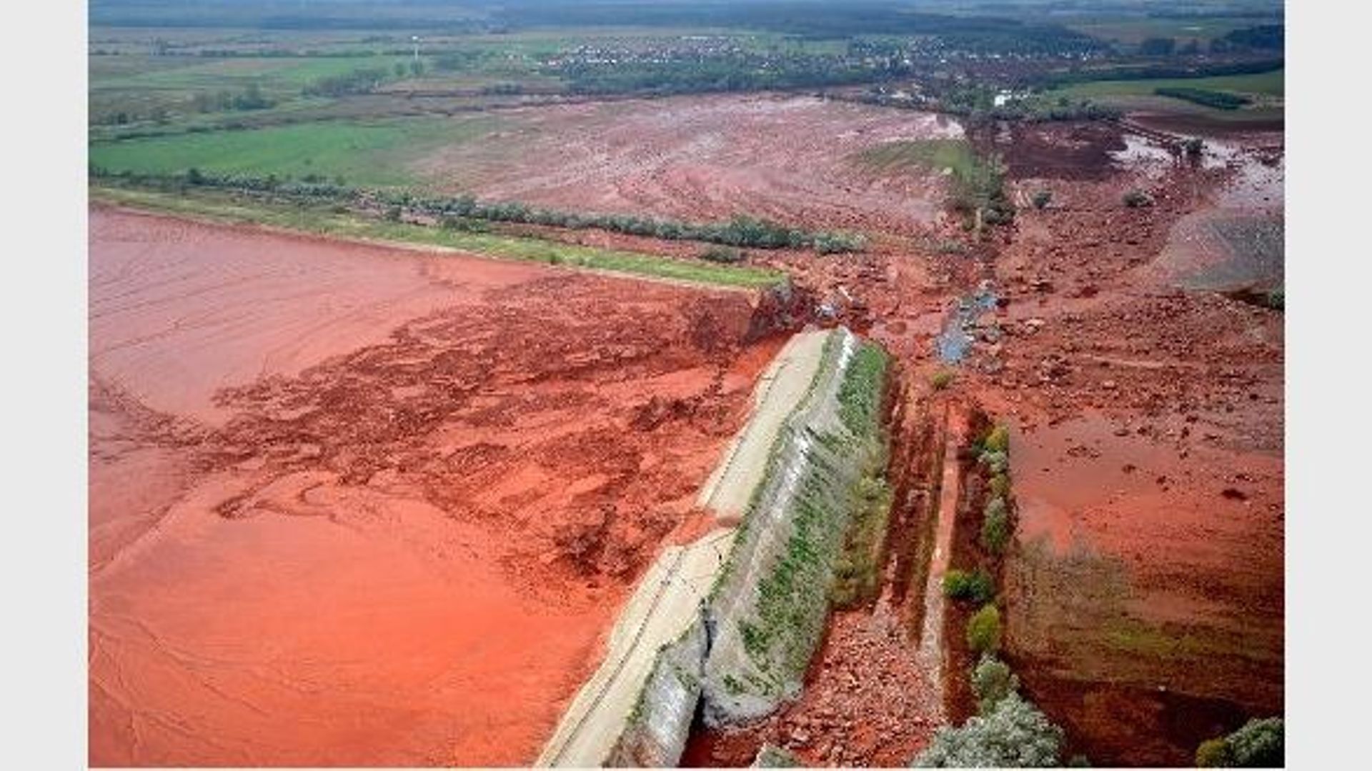 Planète : boues rouges en Hongrie