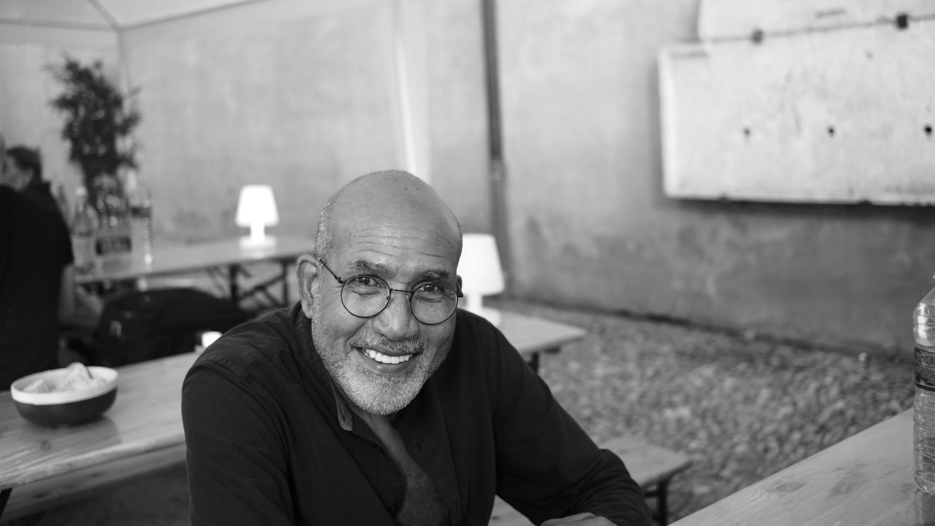 Le dernier roman de Marc Lavoine : un chant d’amour à sa mère - RTBF Actus