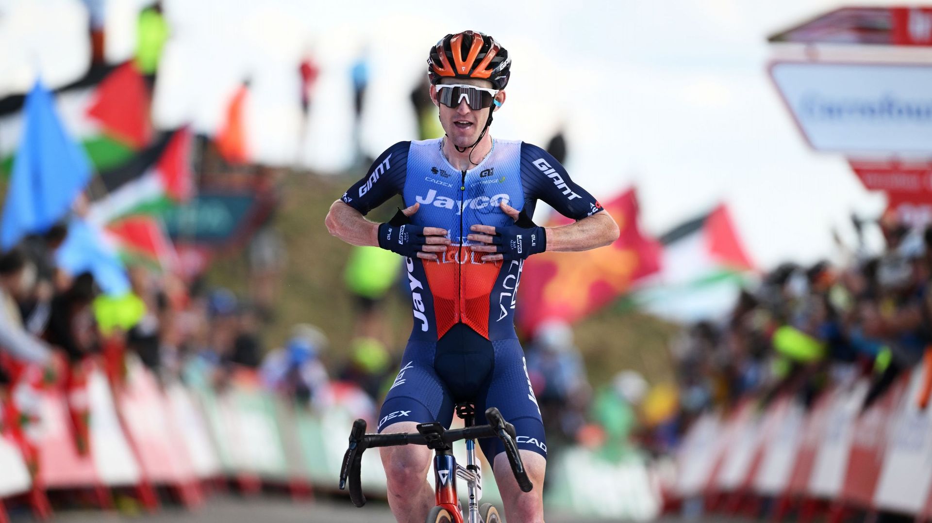 Vuelta : Dunbar vainqueur au sommet du Picon Blanco, Roglic proche du ...