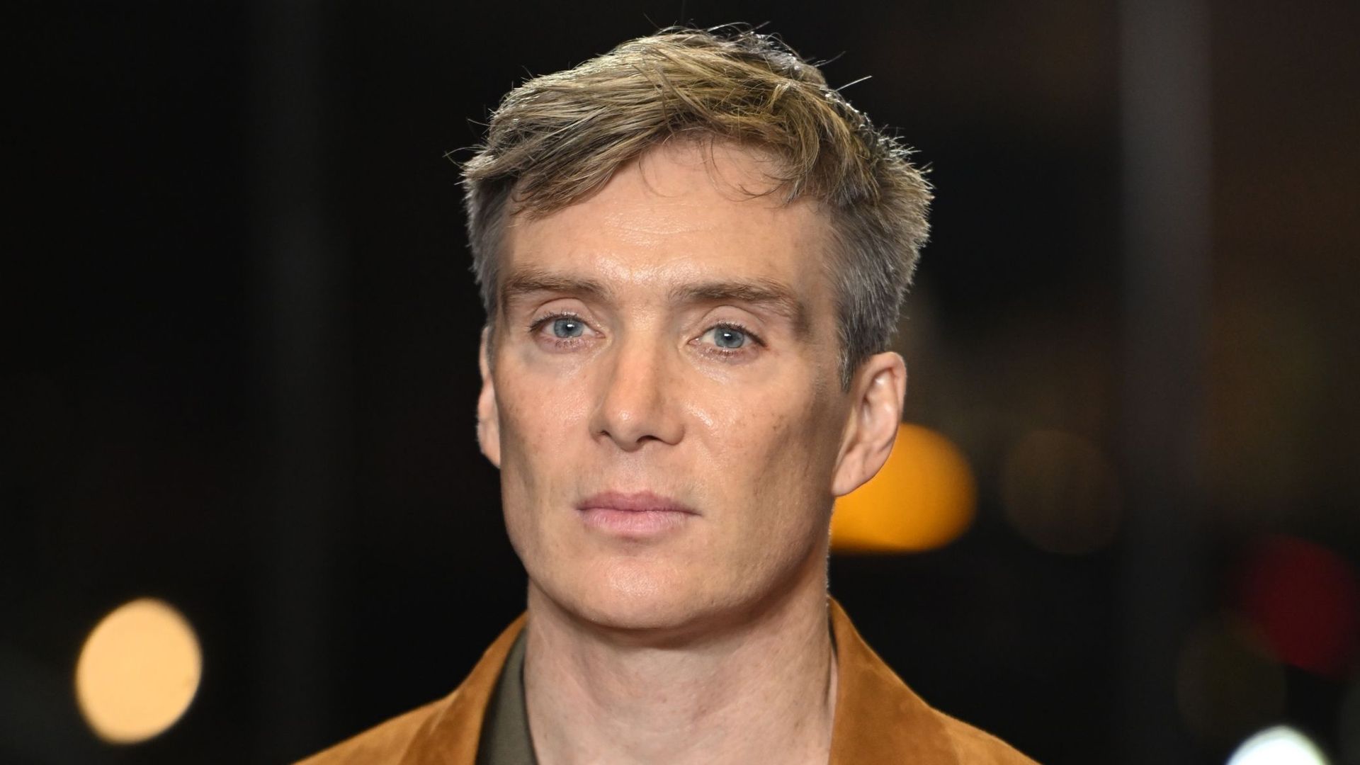 Amouranth suck dick got a group of about 5 females or so