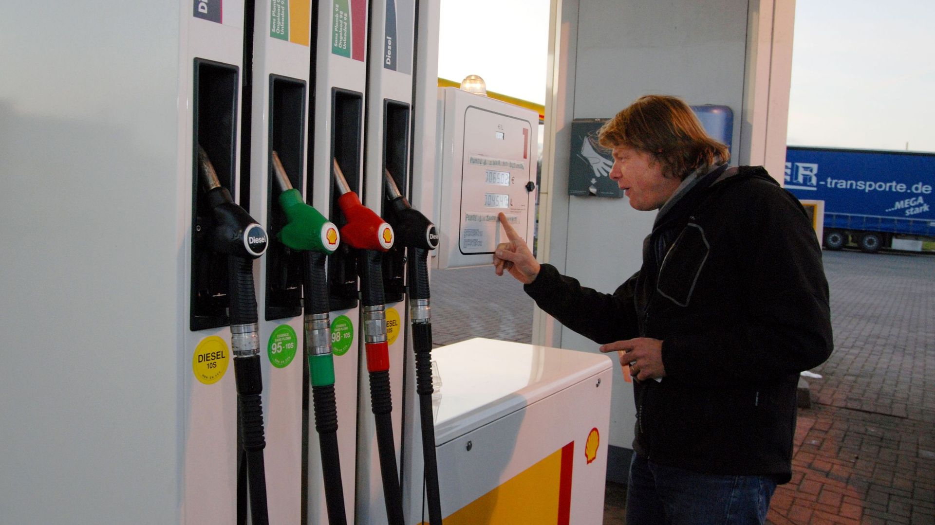 Pétrole Les Prix à La Pompe Sont Au Plus Bas Depuis Près De 4 Ans