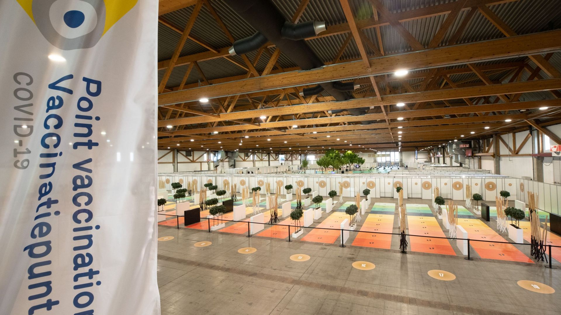 Le plus grand centre de vaccination de Belgique ouvre ses portes ...