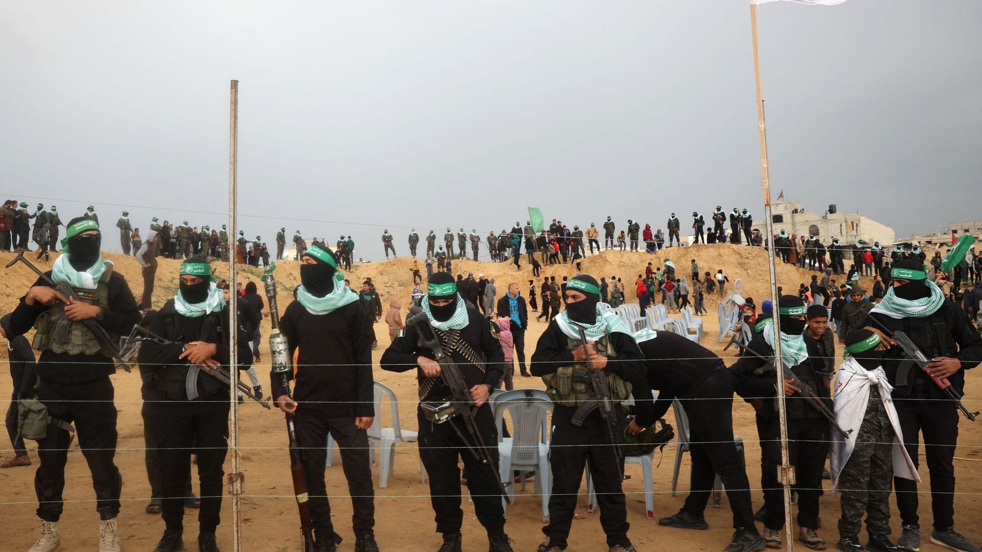 Guerre au Proche-Orient : le Hamas affirme avoir remis le corps de l'otage israélienne Shiri ...