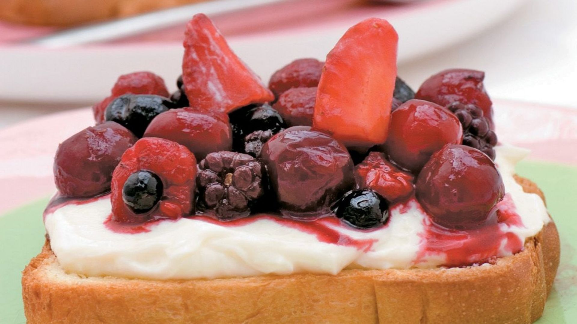 Recette : Tartine de fruits rouges au mascarpone