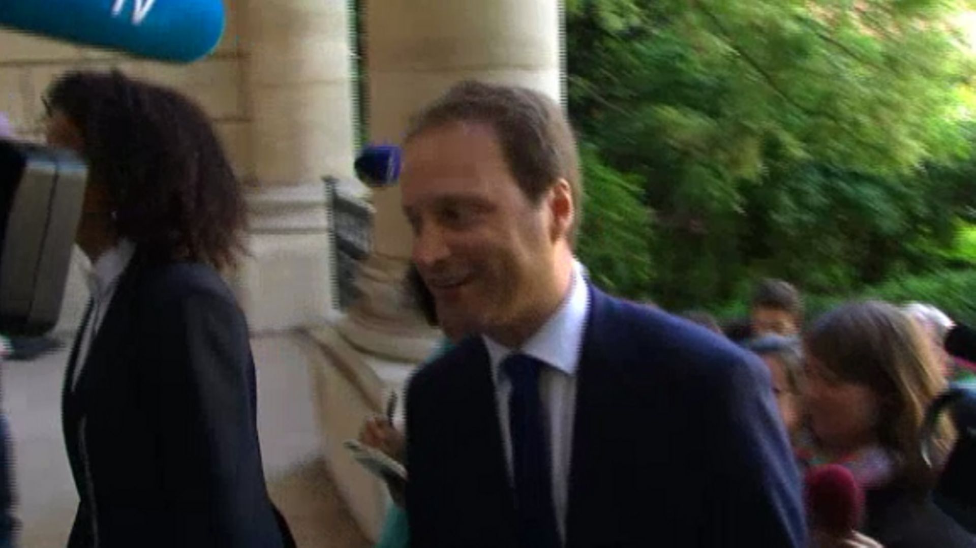 Le premier député de La République en Marche est arrivé à l'Assemblée ...