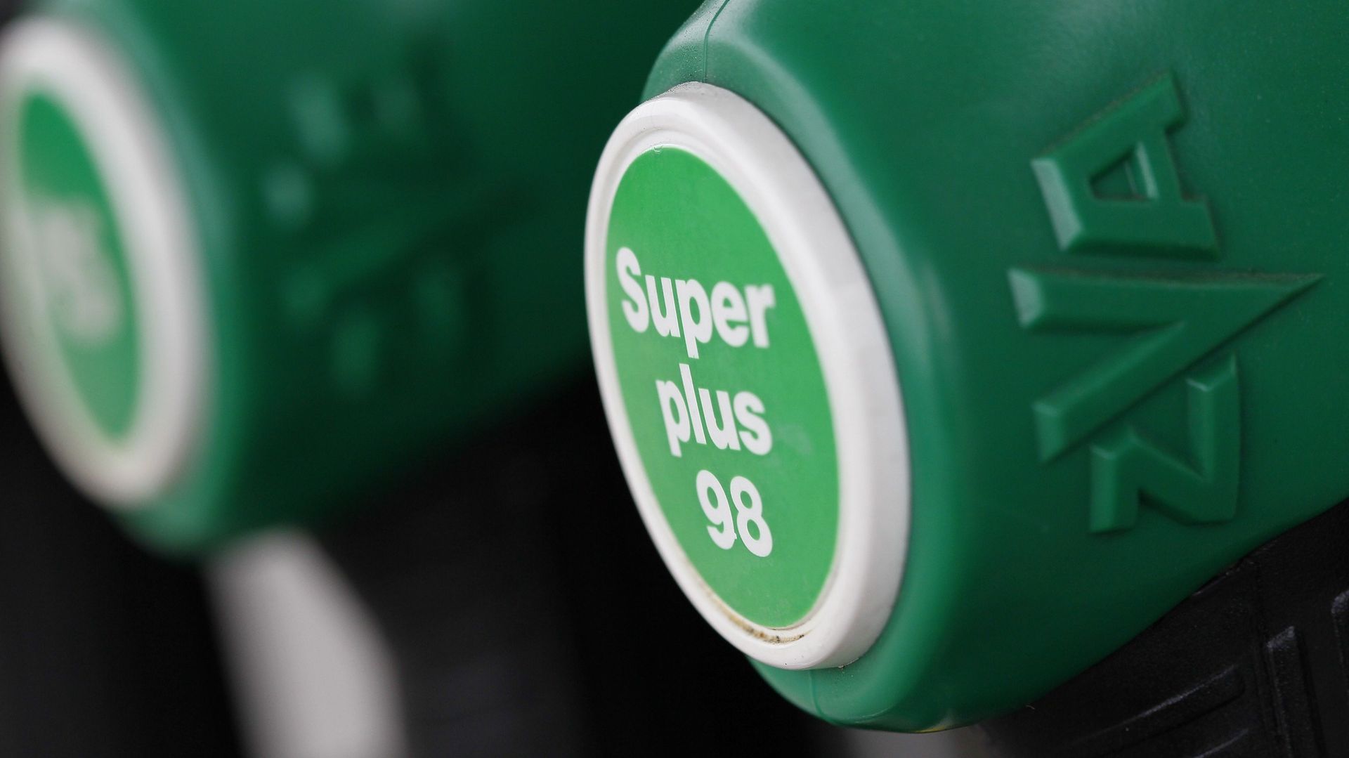 Le prix de l'essence atteint un nouveau record - RTBF Actus