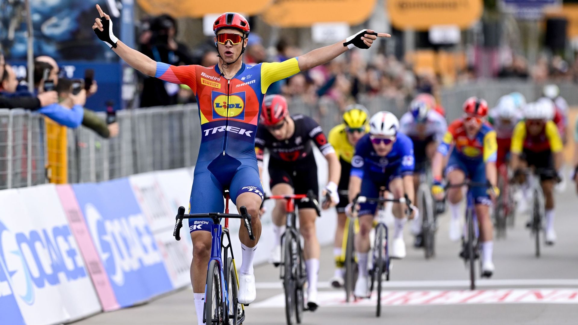 Tirreno-Adriatico : Ayuso s’adjuge la 6e étape et prend le pouvoir à la ...