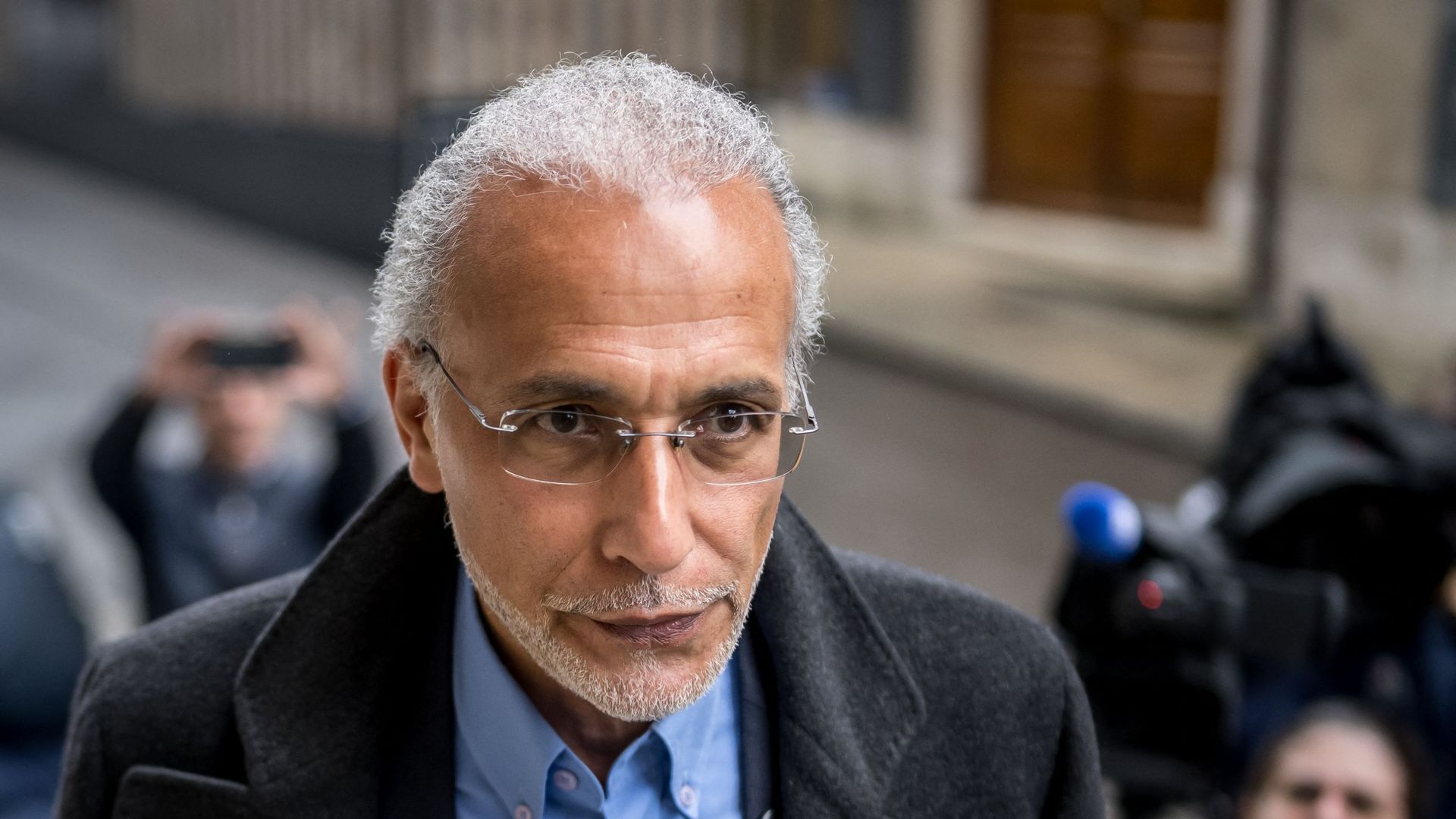 La Cour Dappel De Paris Renvoie Lislamologue Suisse Tariq Ramadan En