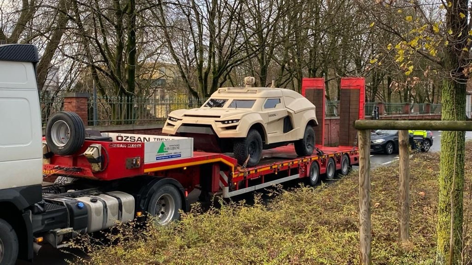 Le Cockerill I-X, intercepteur terrestre furtif, visible dans les rues ...